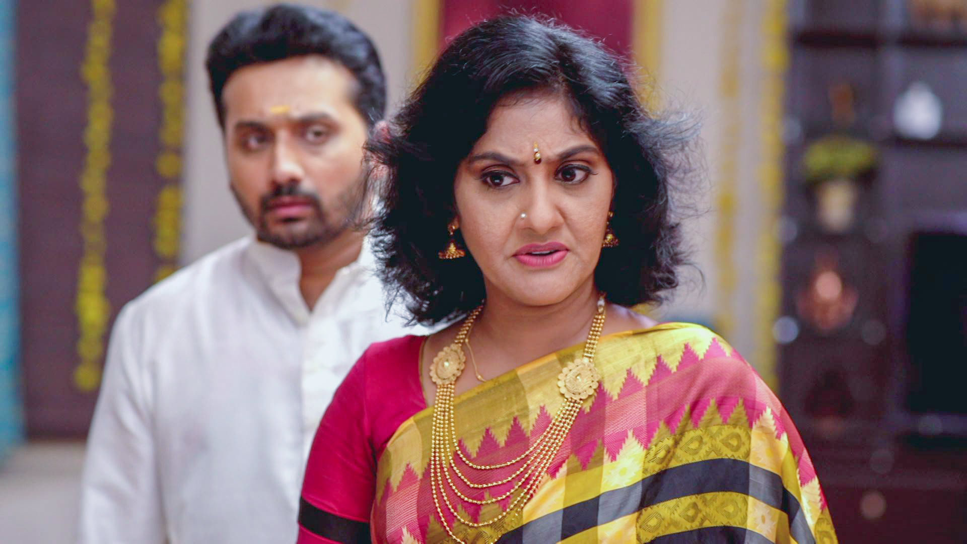 Watch Adhoore Hum-Adhoore Tum Episode 1 on JioHotstar