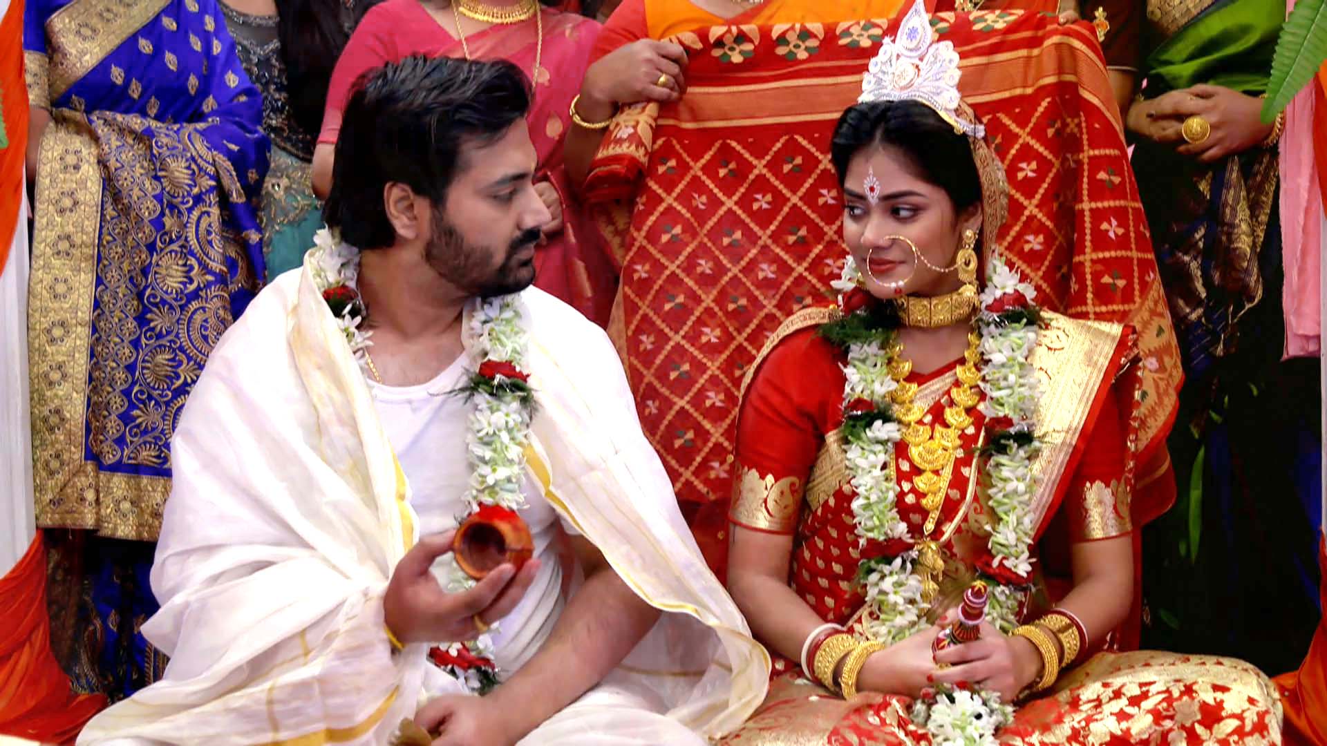 Watch Mohor S1 Episode 301 on JioHotstar