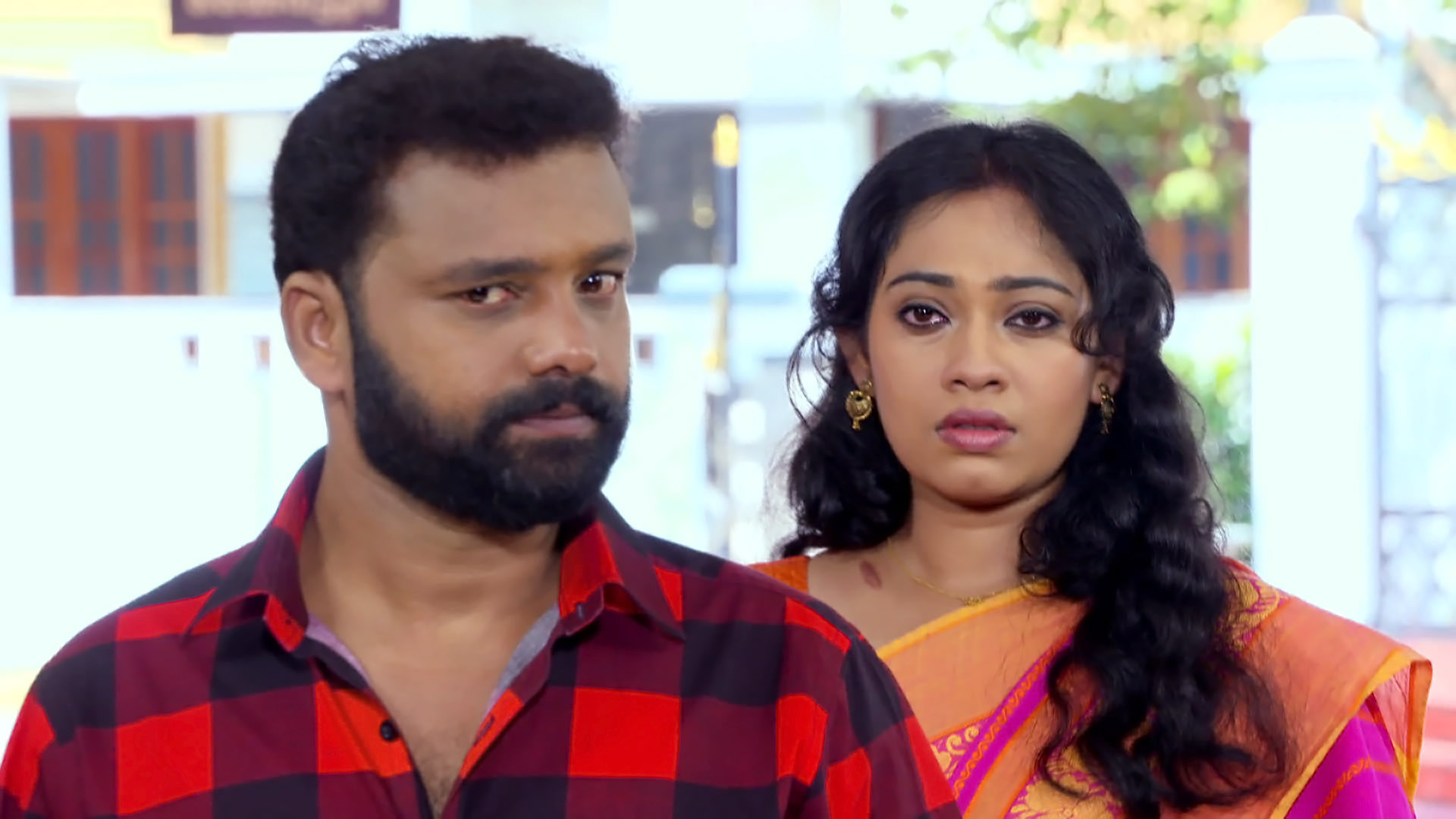 Watch Karuthamuthu S27 Episode 301 on JioHotstar