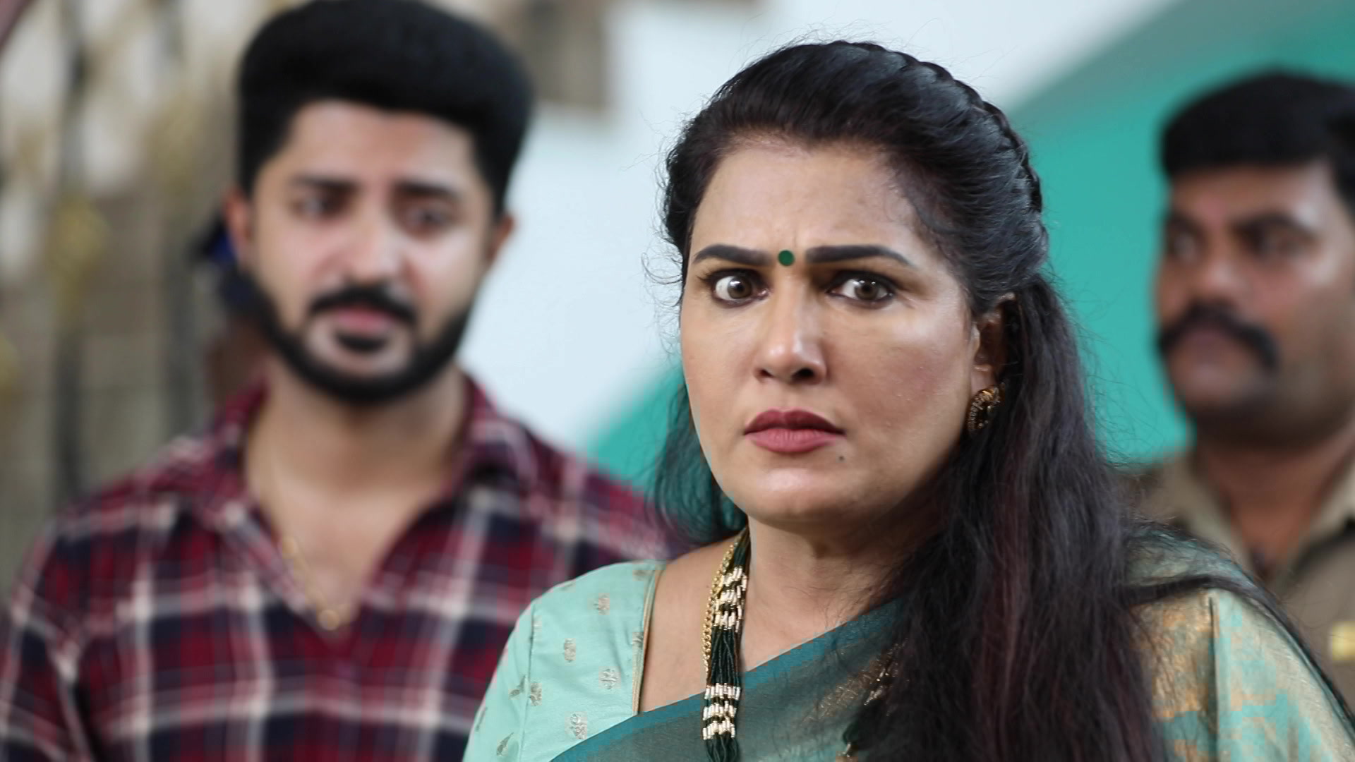 Stream Regina Gets Arrested Season 2 Episode 882 – Regina Gets Arrested ...