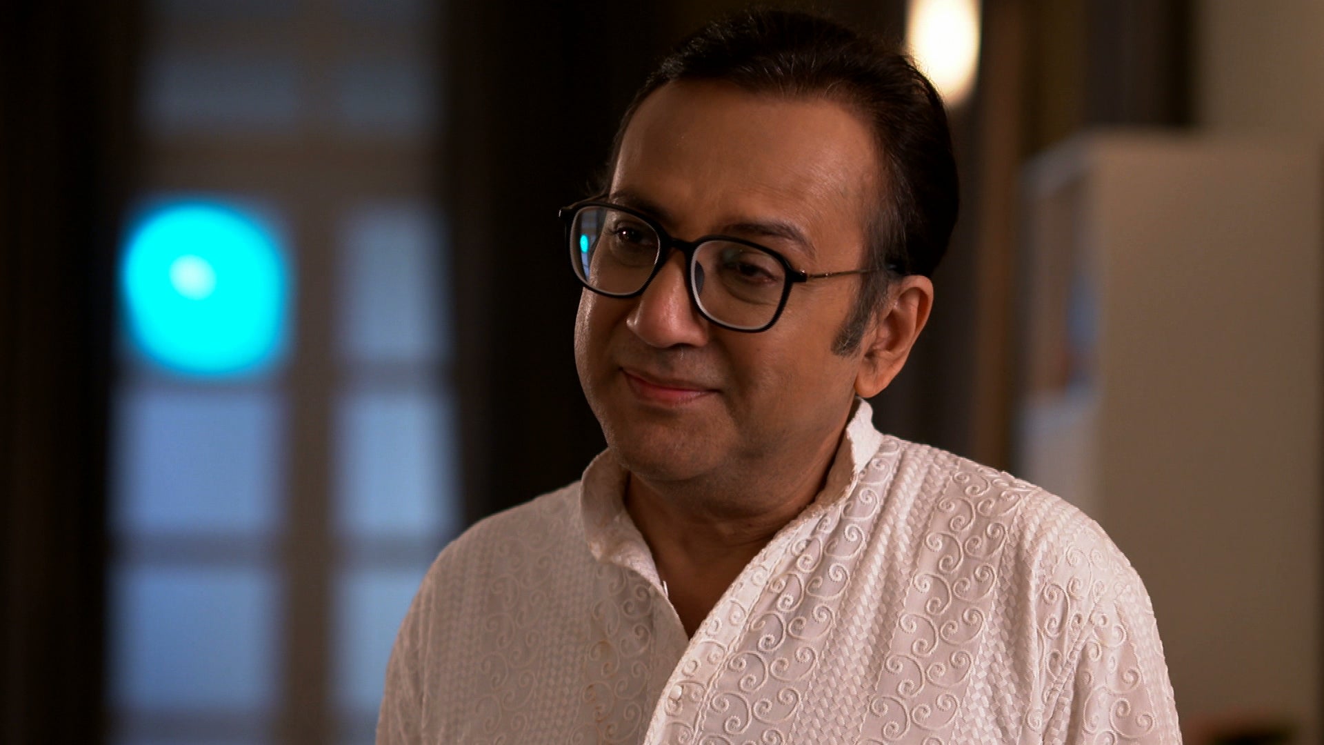 Watch Pherari Mon S1 Episode 105 on JioHotstar