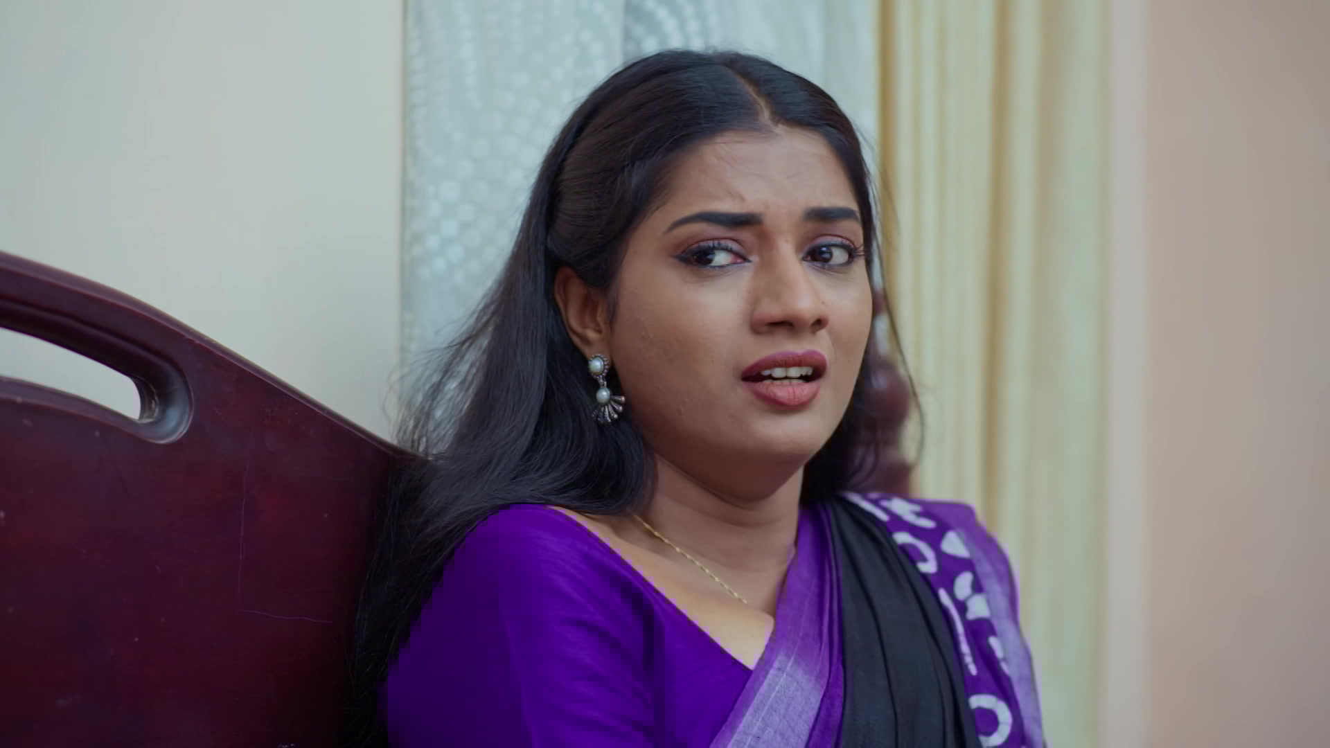 Watch Snehakkoottu Episode 237 on JioHotstar