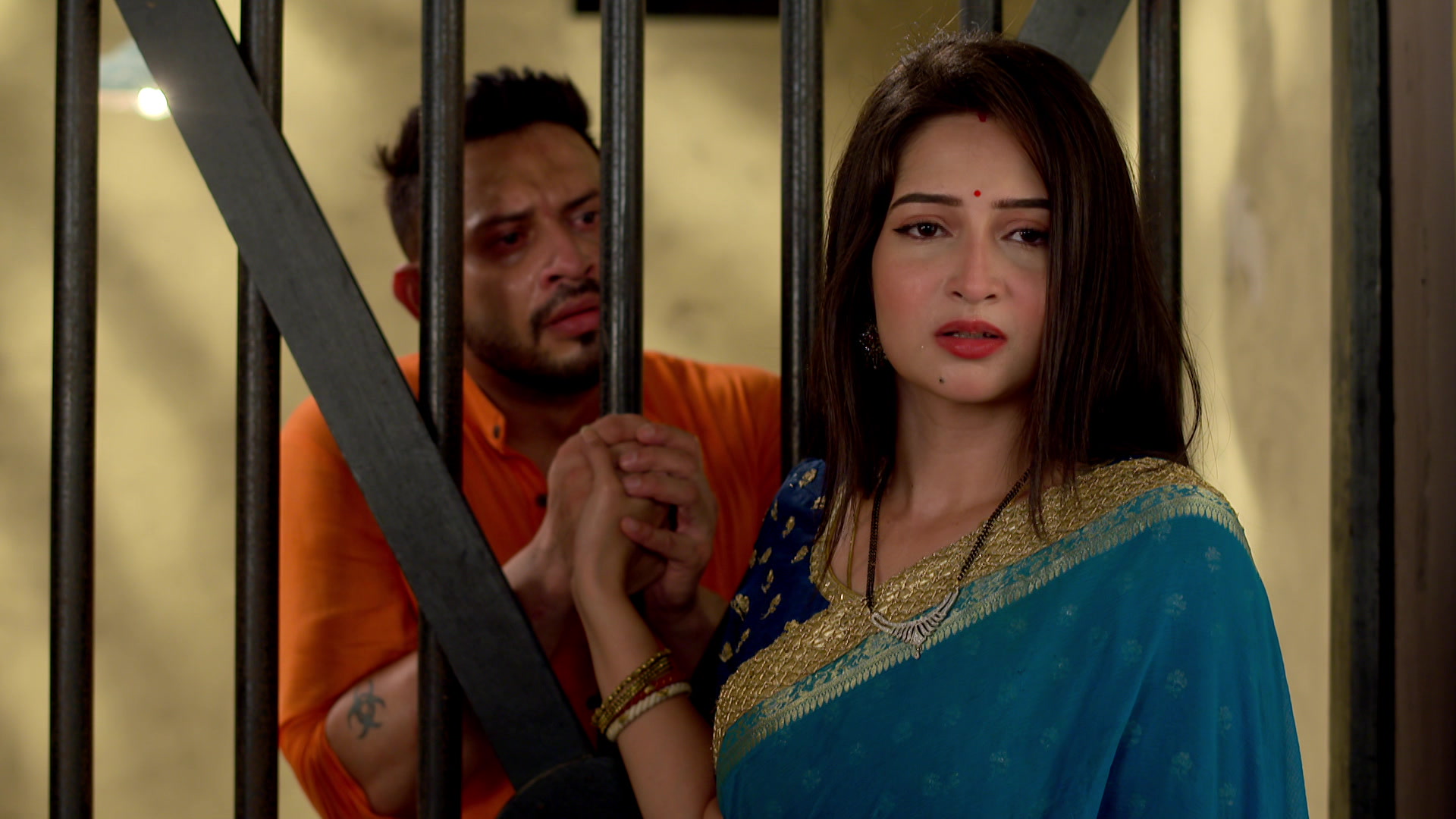 Watch Gaatchora S1 Episode 286 on JioHotstar