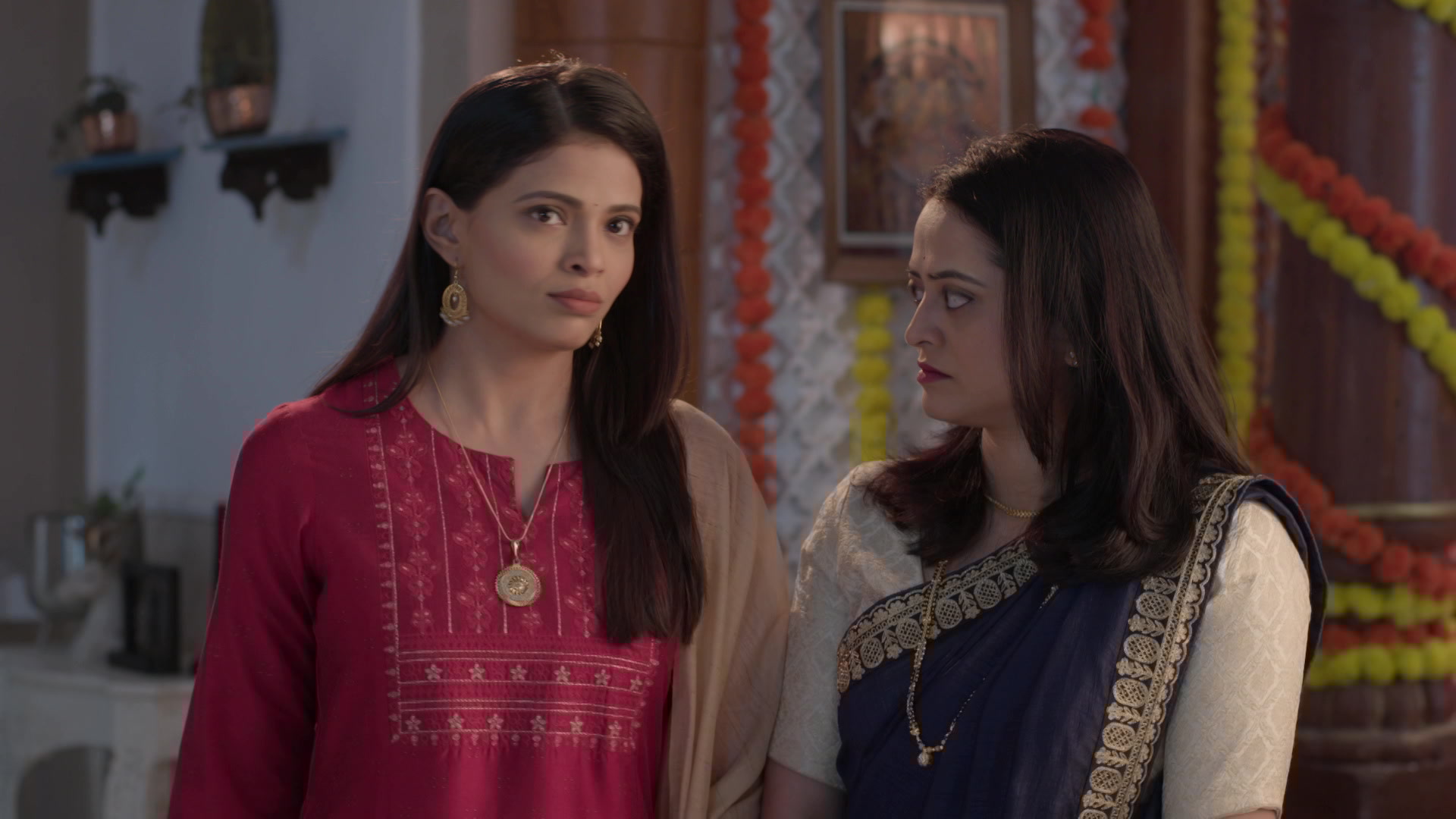 Watch Tharala Tar Mag Episode 415 on JioHotstar