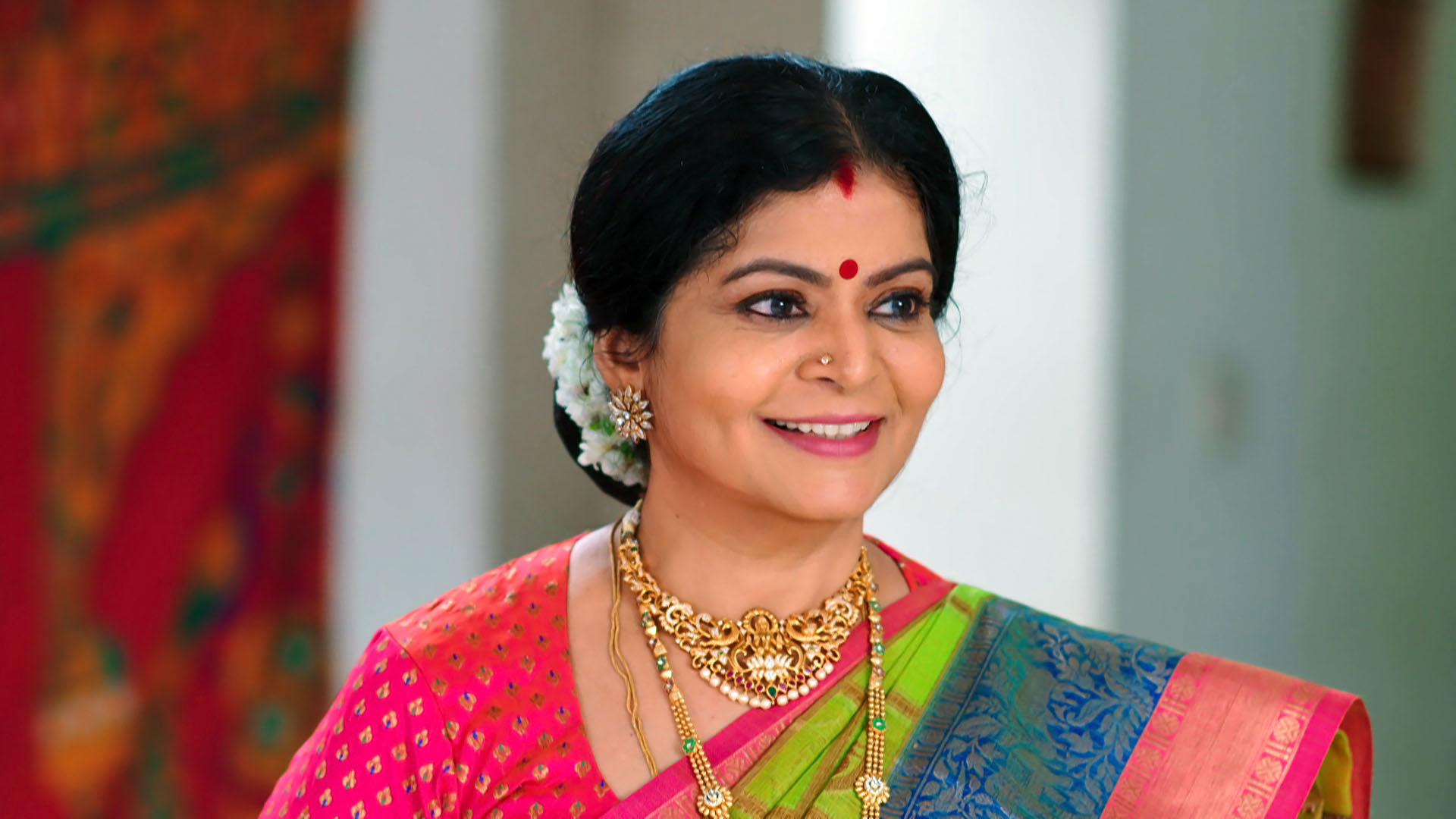 Watch Umadevi's Plans for Varalakshmi Online