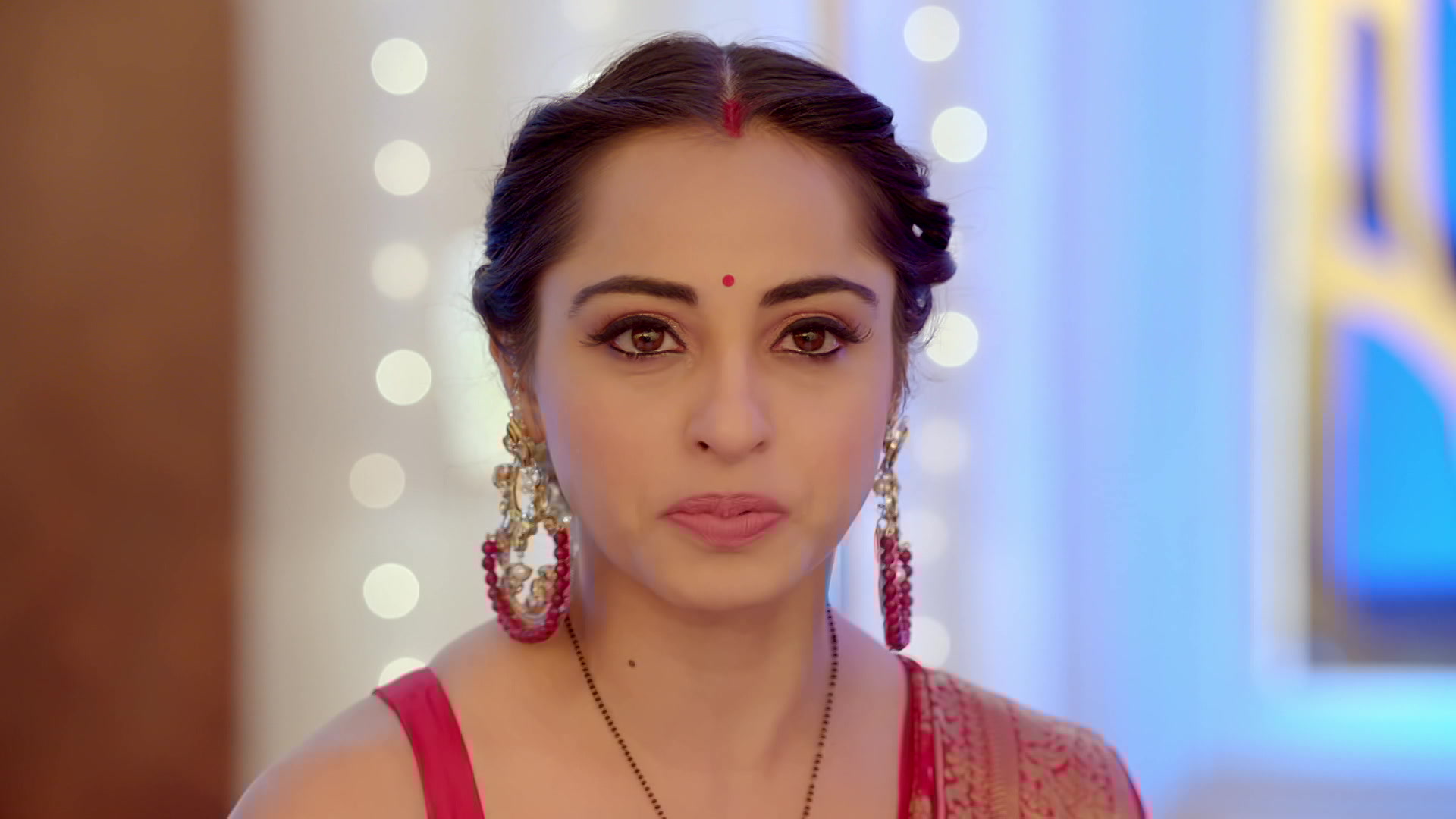 Watch Nazar S1 Episode 359 on JioHotstar