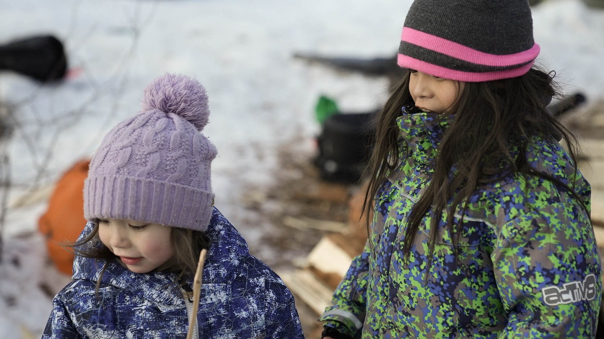 Watch Life Below Zero: First Alaskans S2 Episode 4 on Disney+