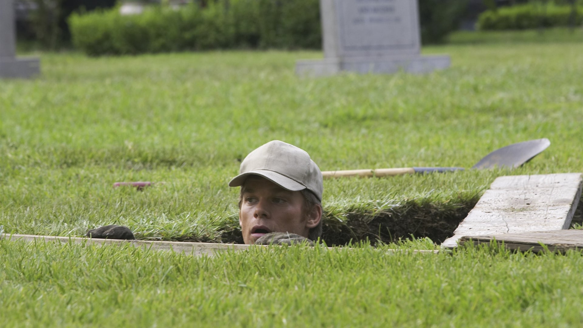 Watch Dexter S3 Episode 9 on JioHotstar