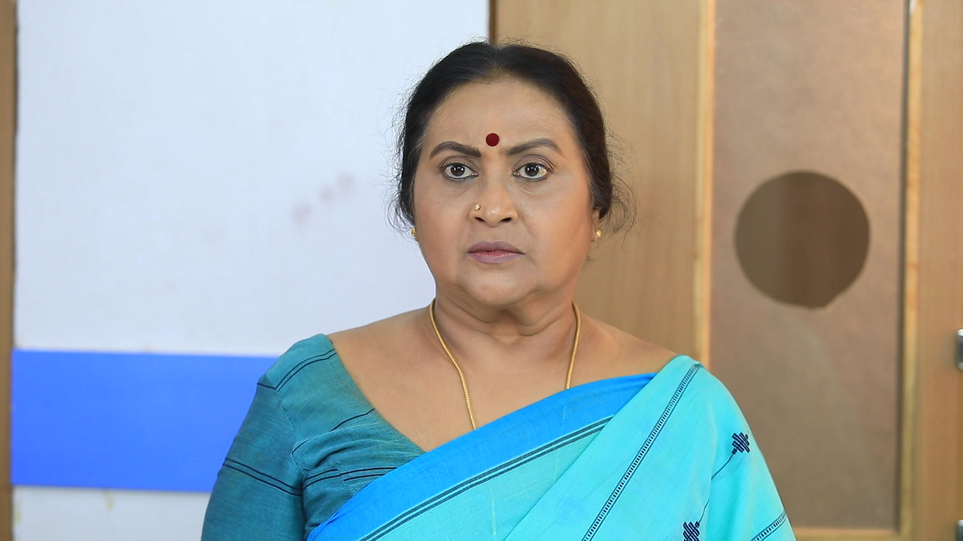 Stream Eshwari, Radhika's Intense Row Season 1 Episode 1310 – Eshwari ...
