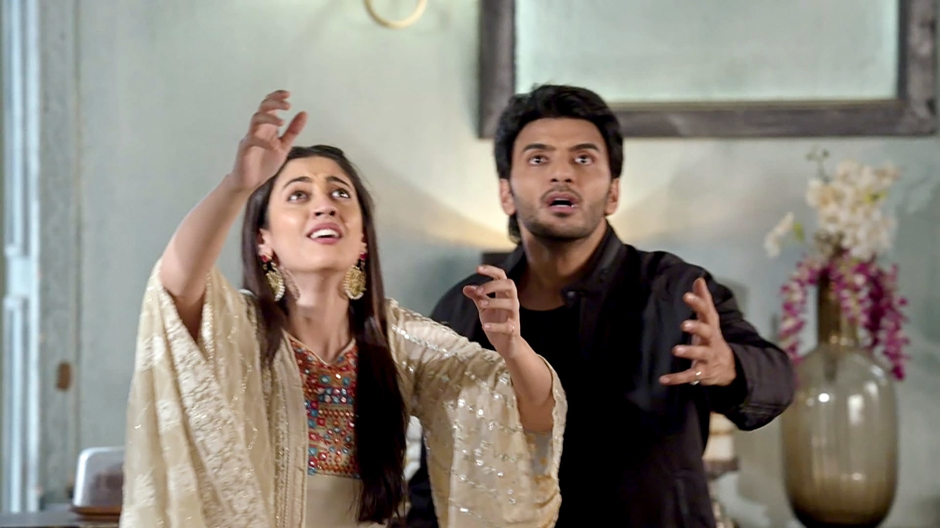 Watch yehh-jadu-hai-jinn-ka only on Watcho