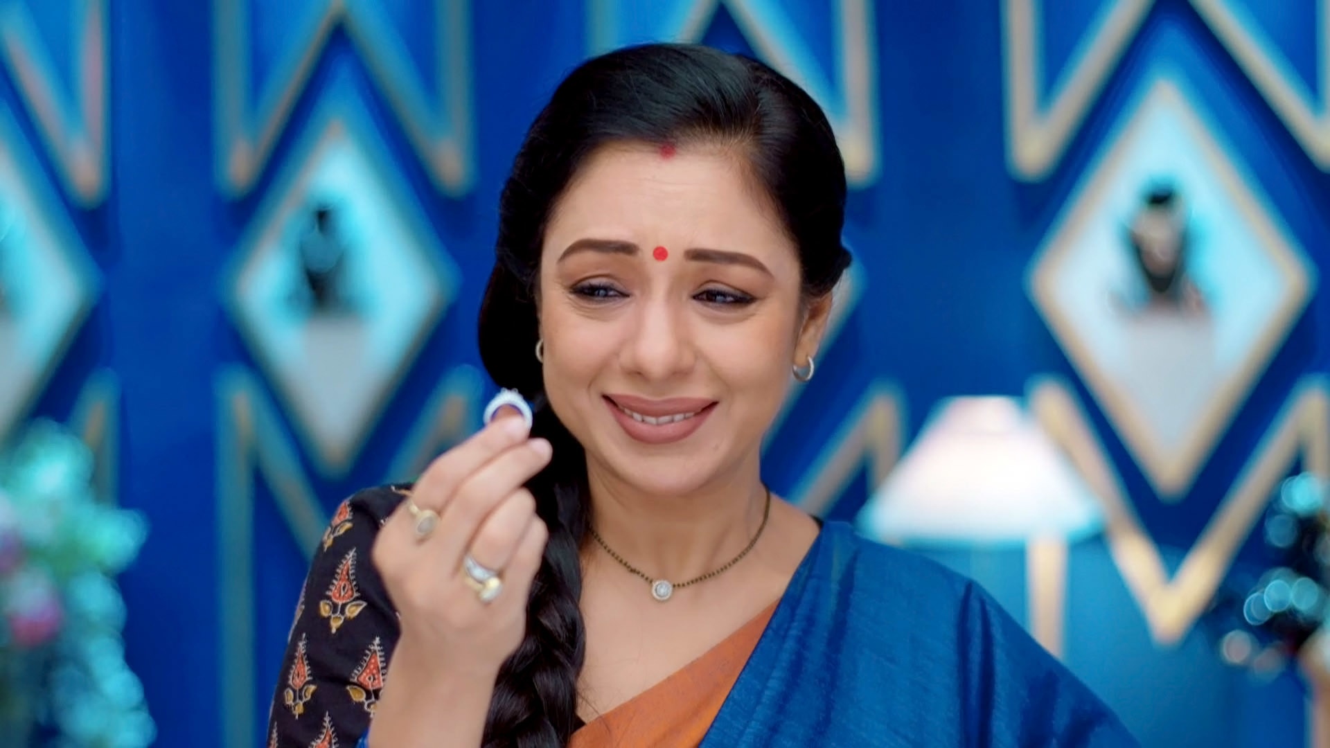 Stream anupama Online | Watcho