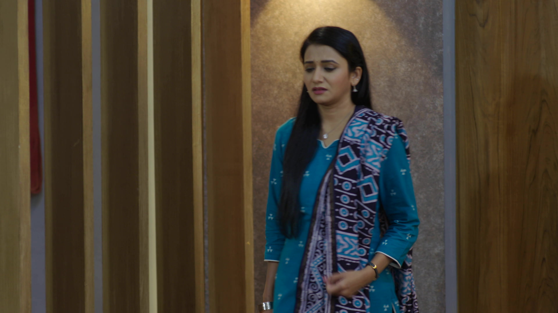 Watch tharala-tar-mag All Episodes | Watcho