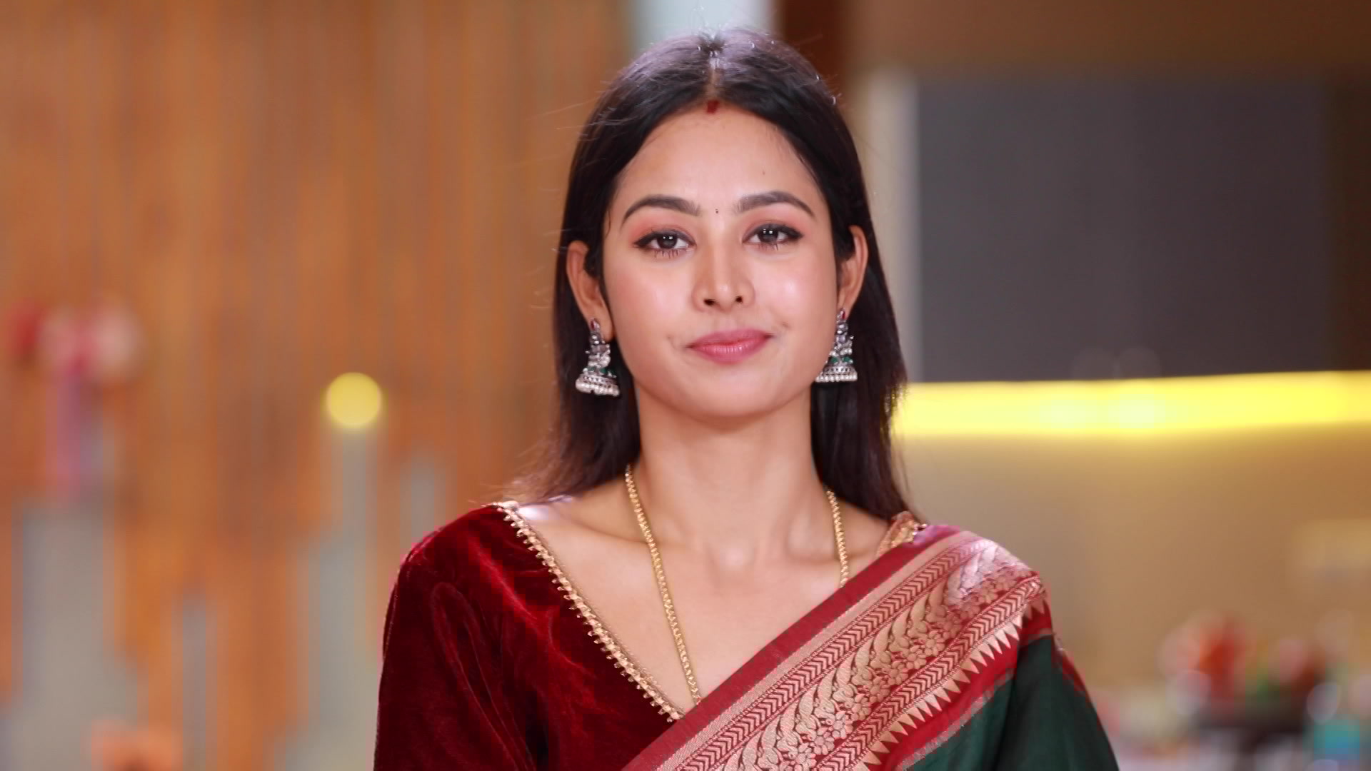 Stream Aishwarya's Bold Move Season 1 Episode 355 – Aishwarya's Bold Move on Hotstar