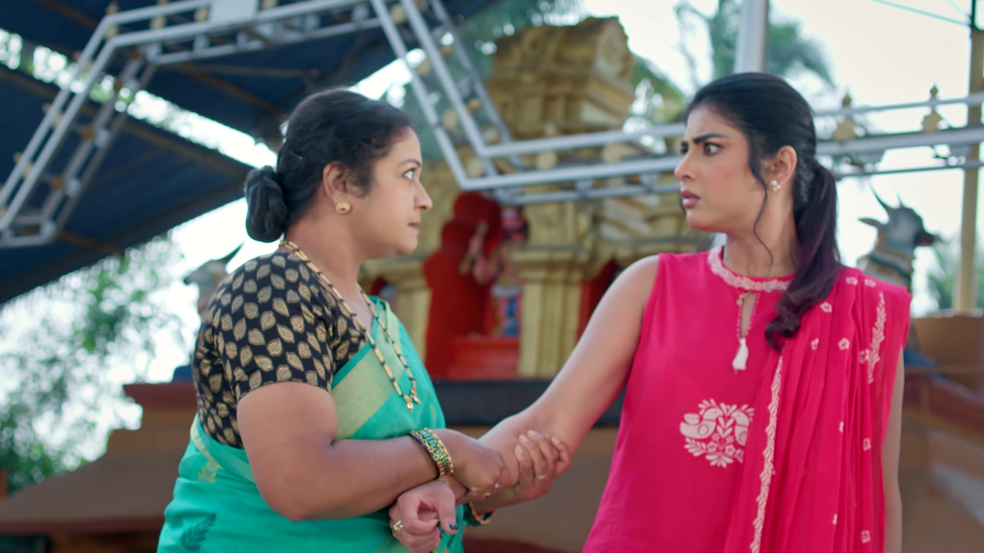 Watch Sharade S1 Episode 291 on JioHotstar