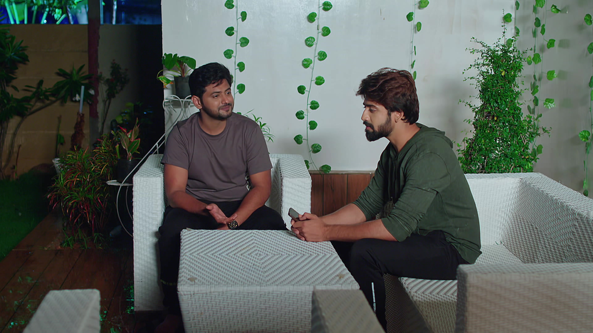 Watch Aragini 2 Episode 61 on JioHotstar