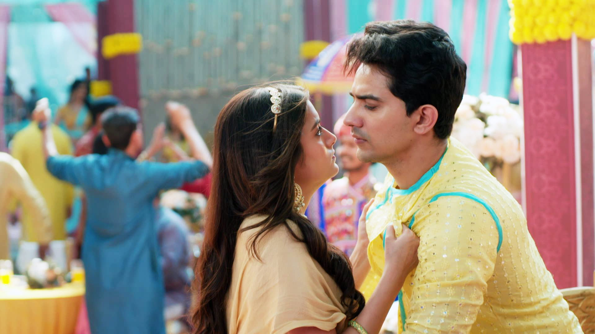 Watch Pandya Store Episode 989 on JioHotstar