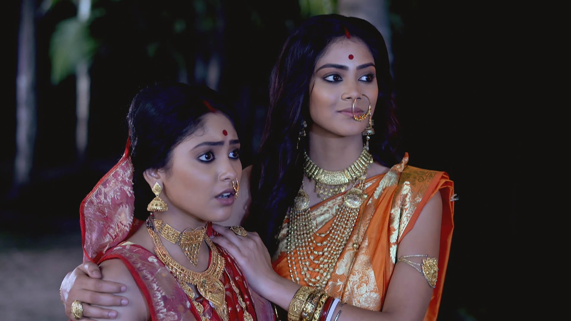 Watch Debi Choudhurani S1 Episode 290 on JioHotstar