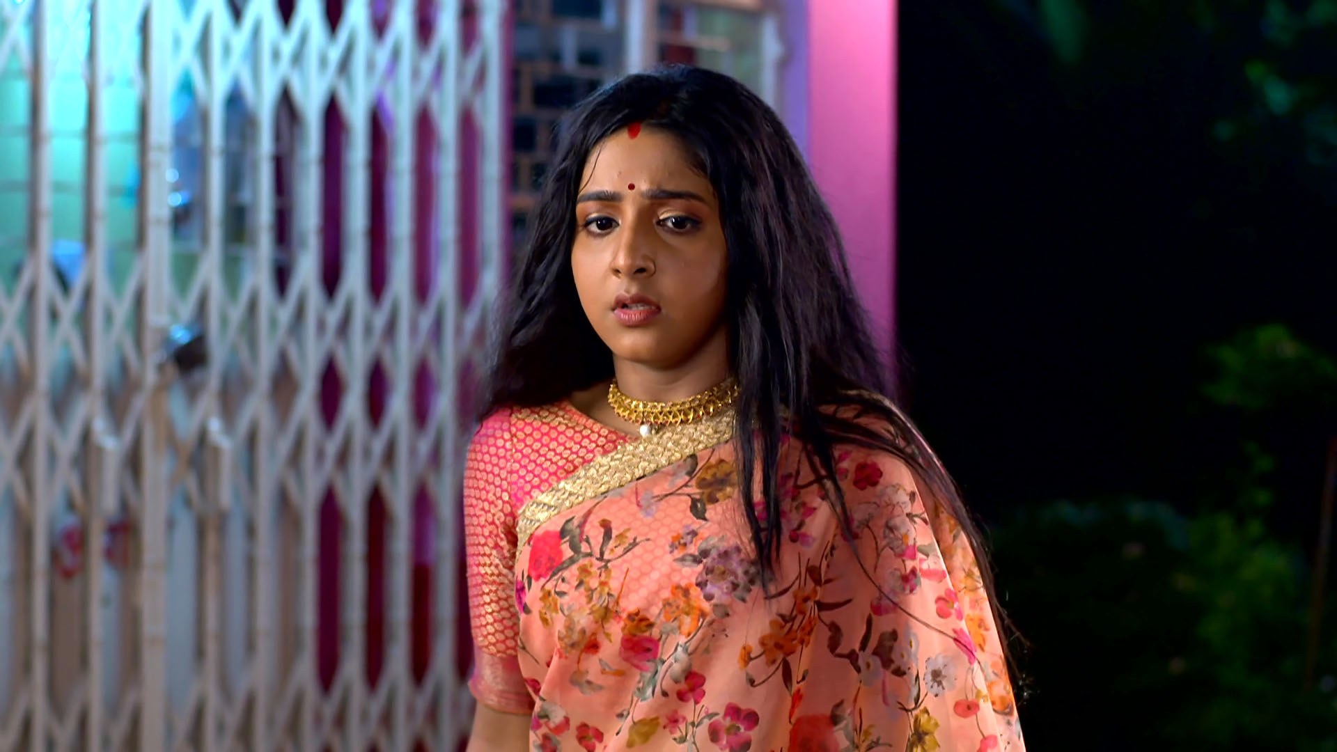 Watch Anurager Chhowa Episode 131 on JioHotstar