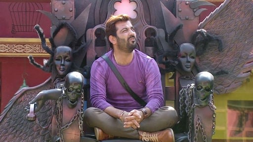 Day 23: Holy Crow is here! - JioHotstar