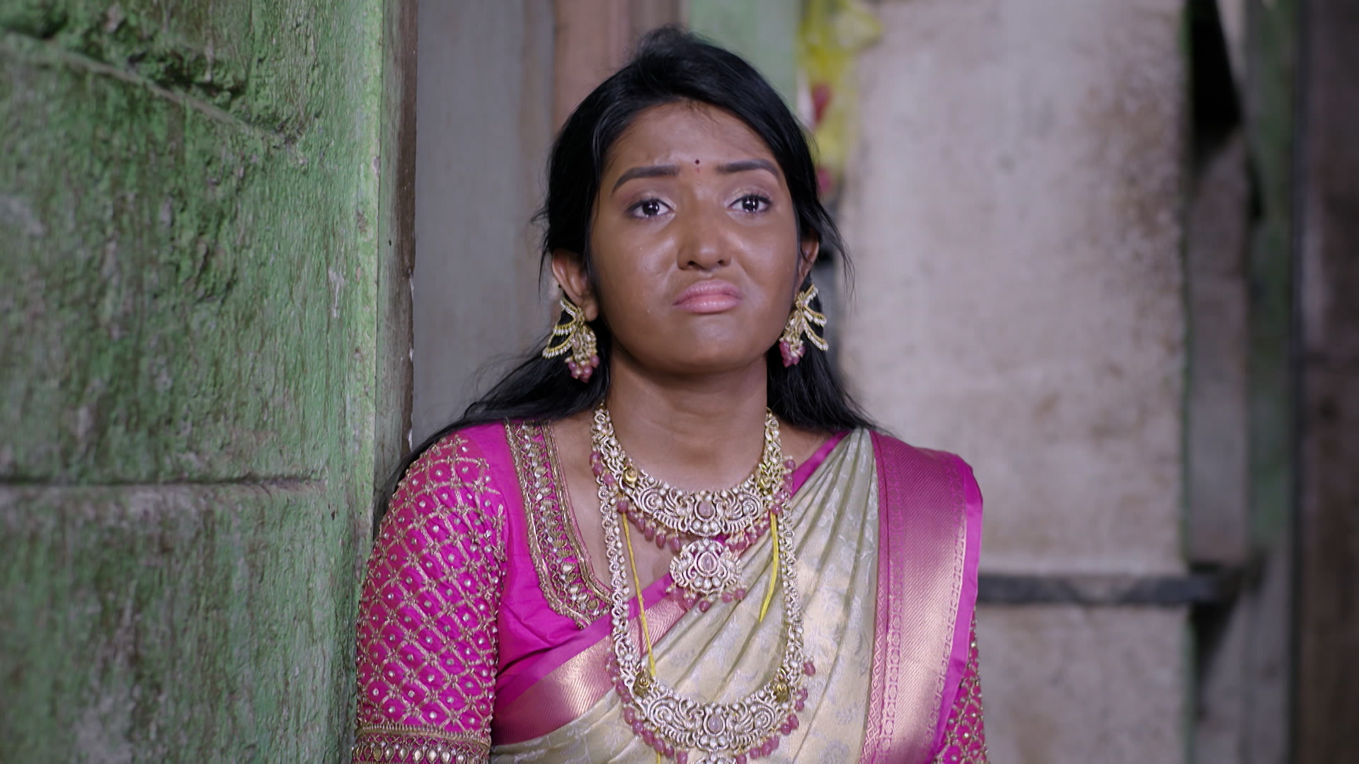 Watch Drishti Bottu Episode 174 on JioHotstar