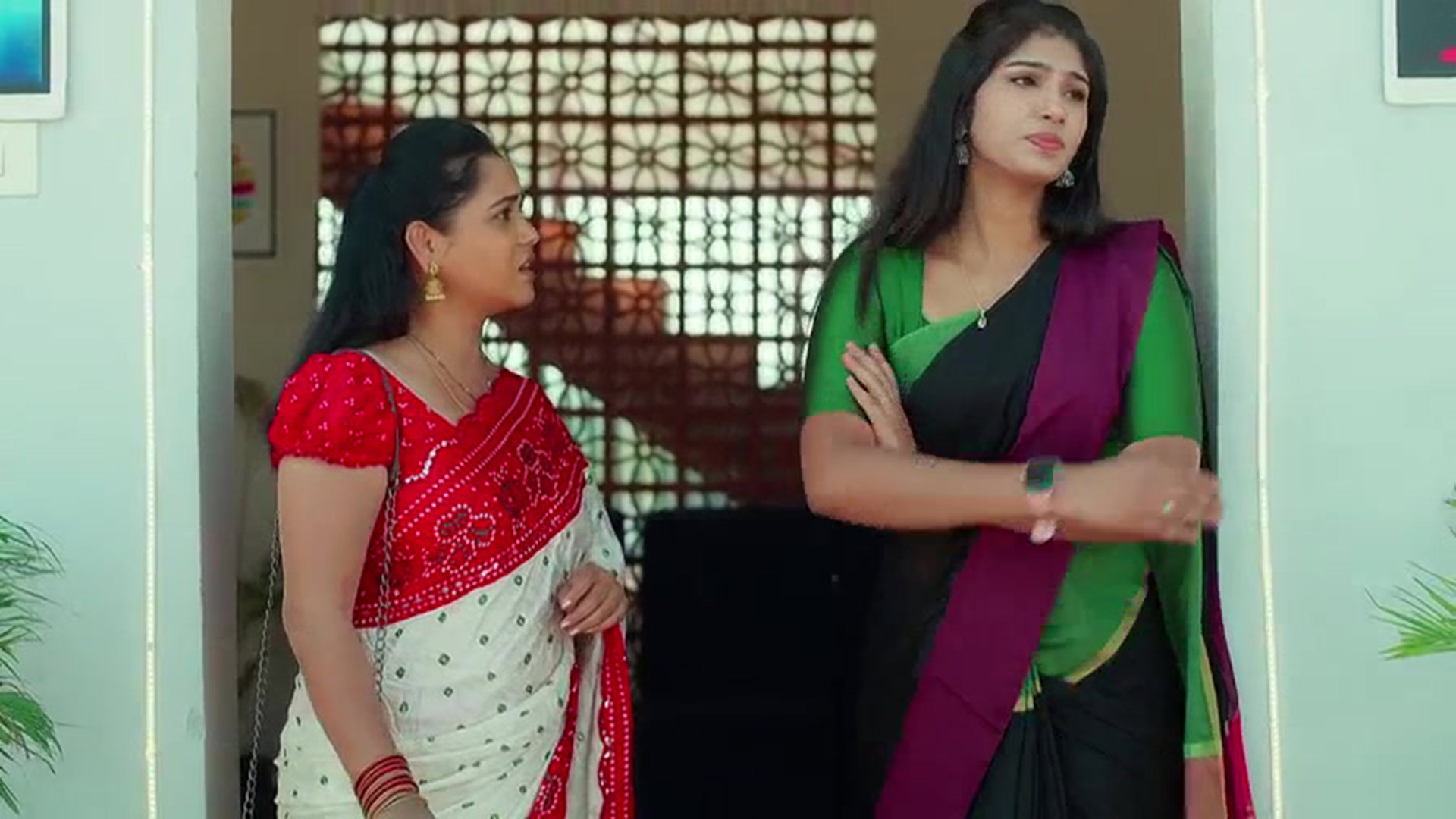 Watch Eto Vellipoindi Manasu Episode 340 on JioHotstar