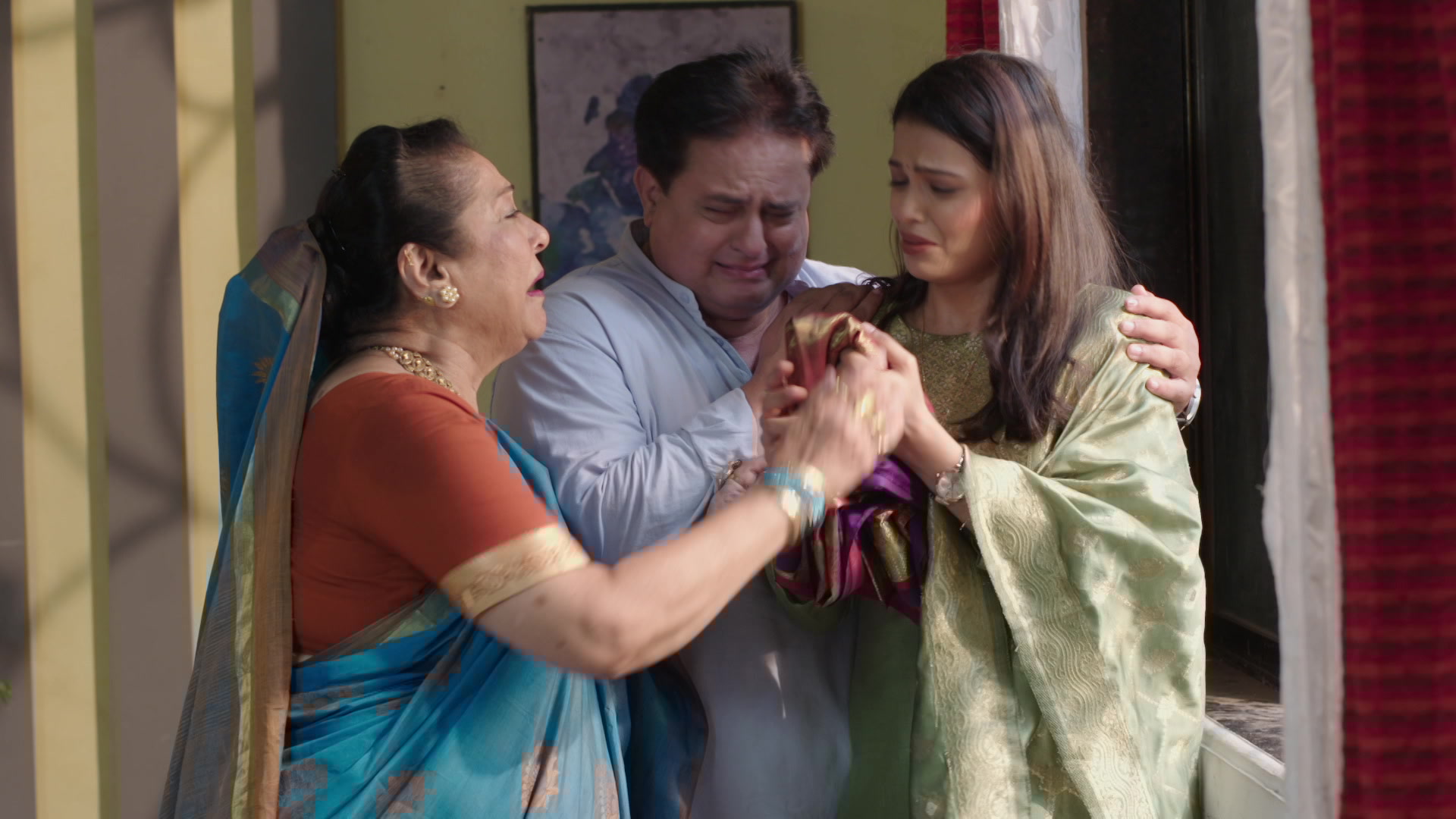 Watch Tharala Tar Mag Episode 492 on JioHotstar