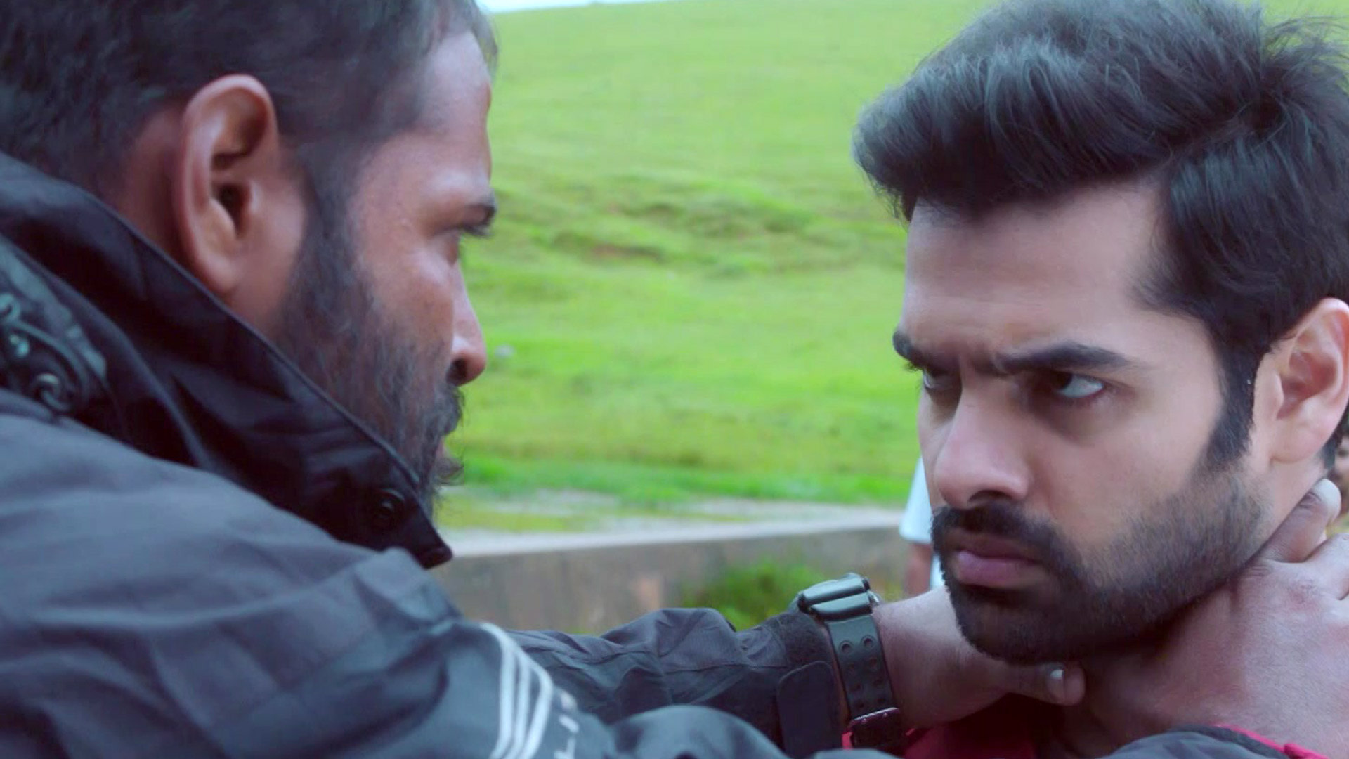 Joining Hands! Vasu, Abhi Beat the Goons - JioHotstar