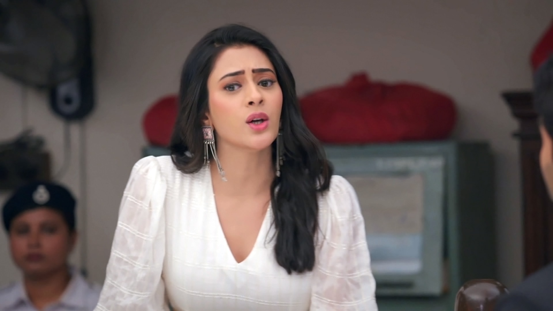 Watch Jhanak Episode 375 on JioHotstar