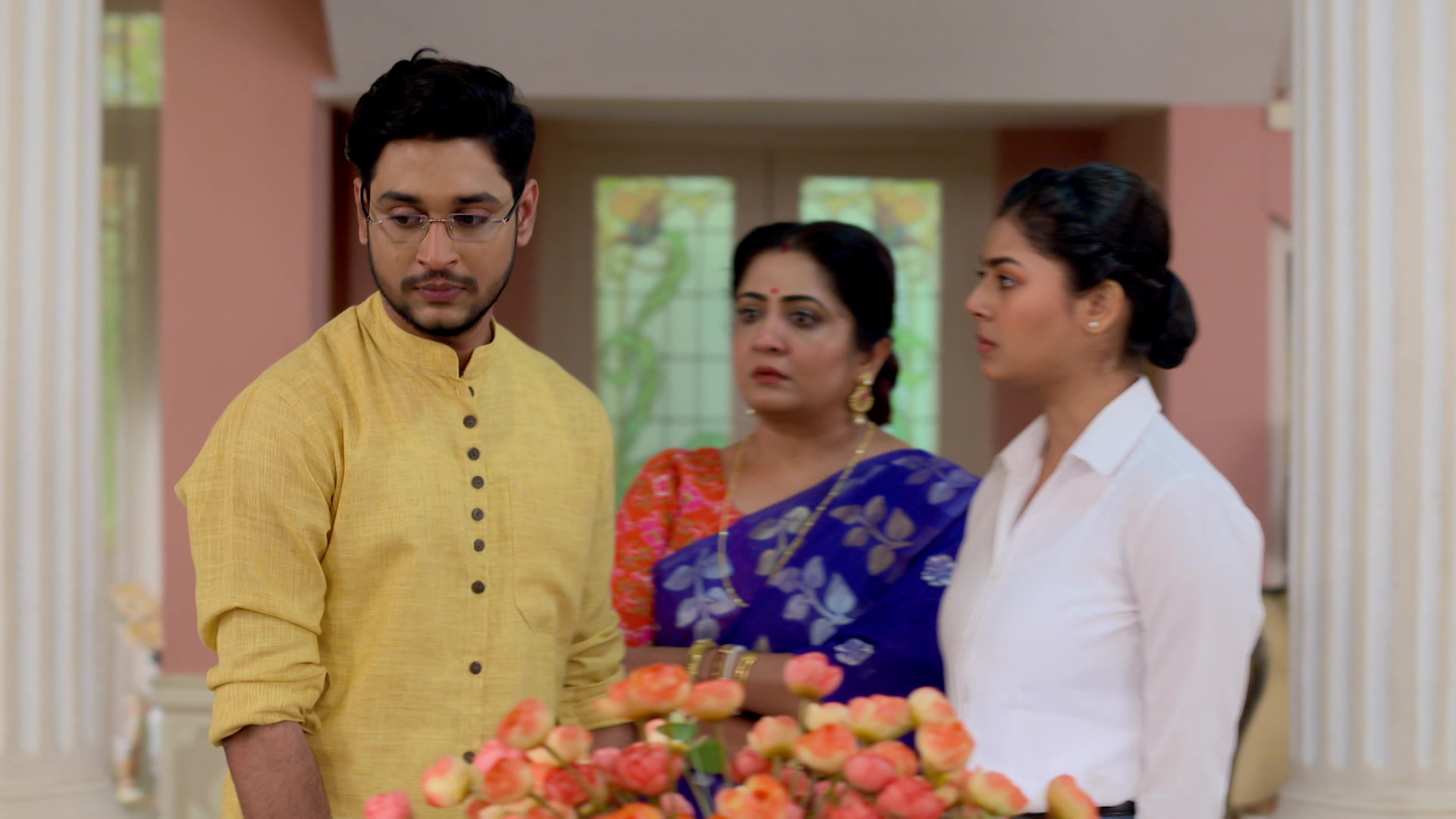 Watch Gaatchora S1 Episode 380 on JioHotstar