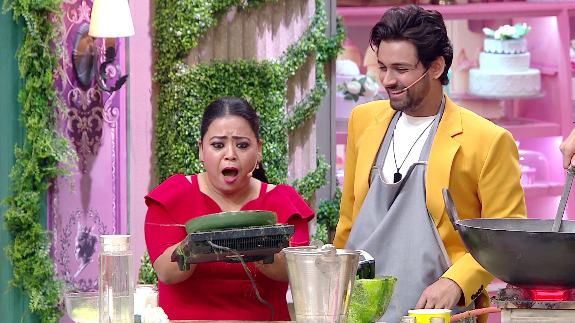 Watch Laughter Chefs Unlimited Entertainment Episode 8 on JioHotstar