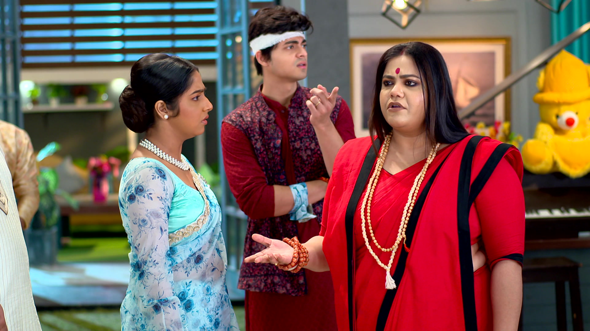 Watch Anurager Chhowa S1 Episode 1140 on JioHotstar