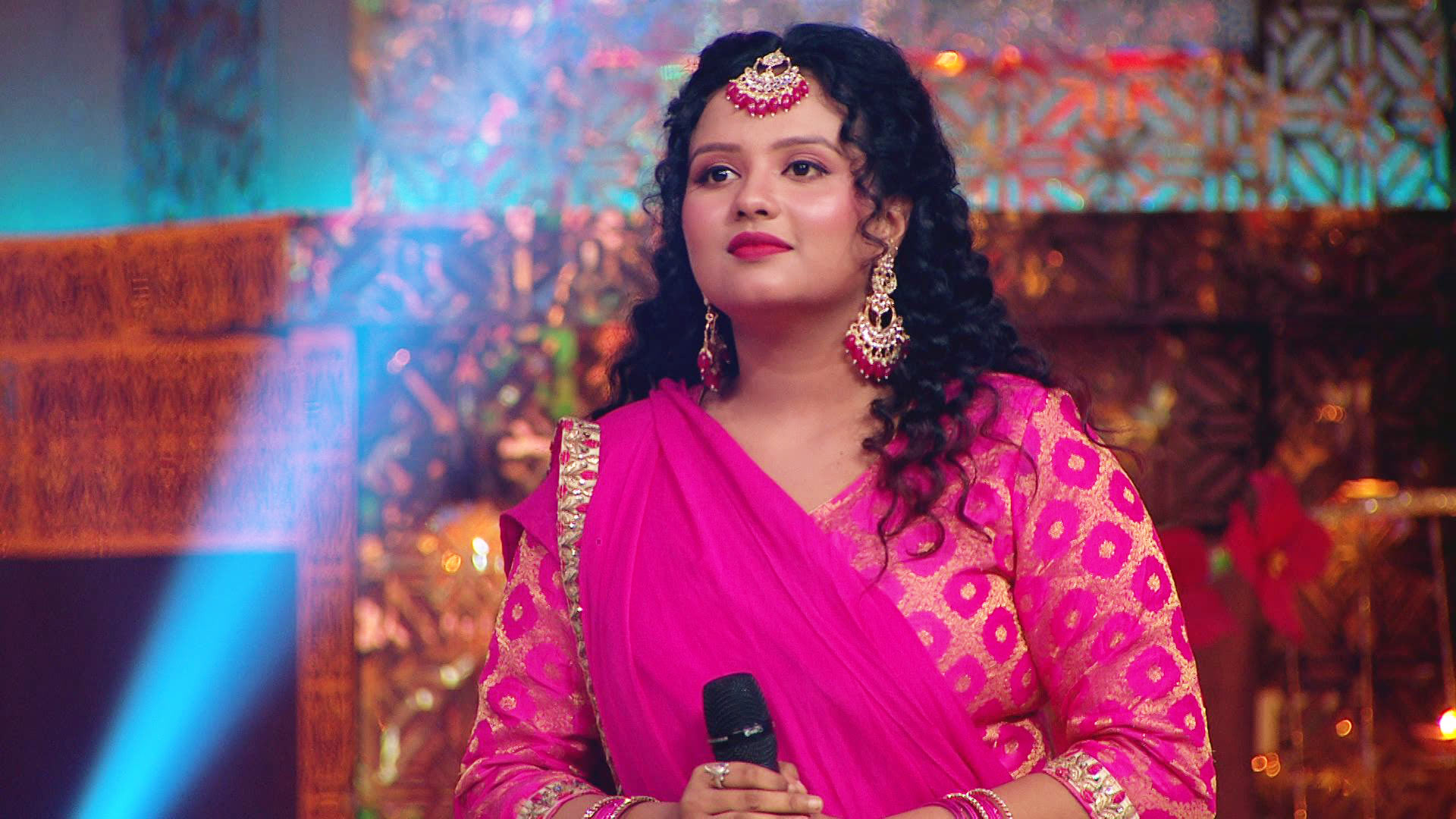 Watch Manasi Impresses the Judges Online