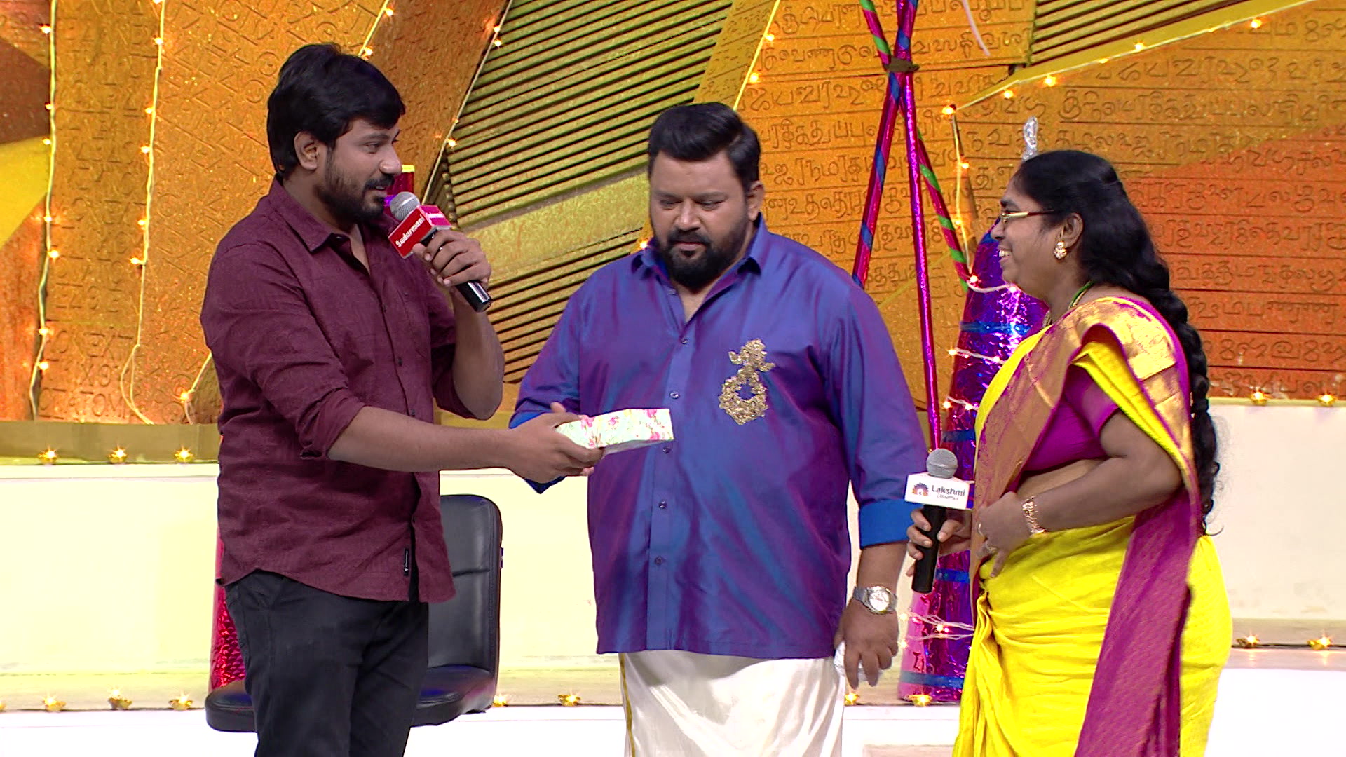 Watch Vijay Deepavali Specials S9 Episode 2 on JioHotstar