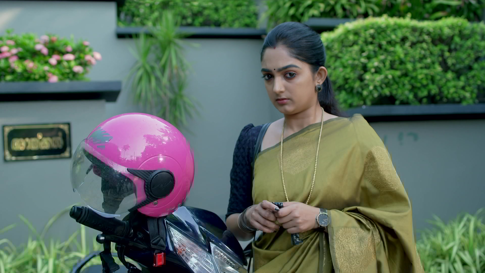 Watch Geetha Govindam Episode 349 on JioHotstar