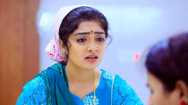 Sumana helps the cook - JioHotstar