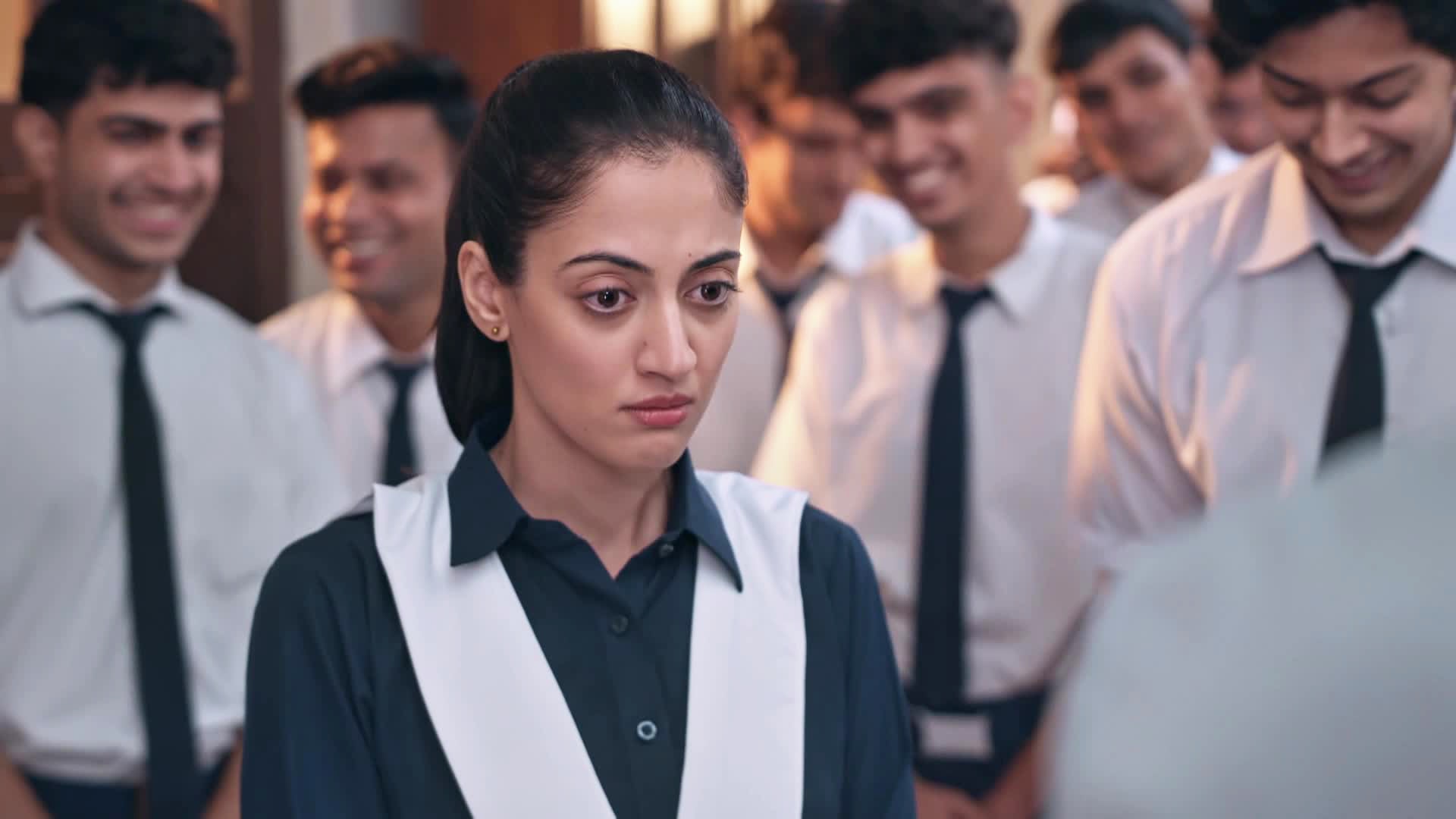 Watch Apollena S1 Episode 9 on JioHotstar