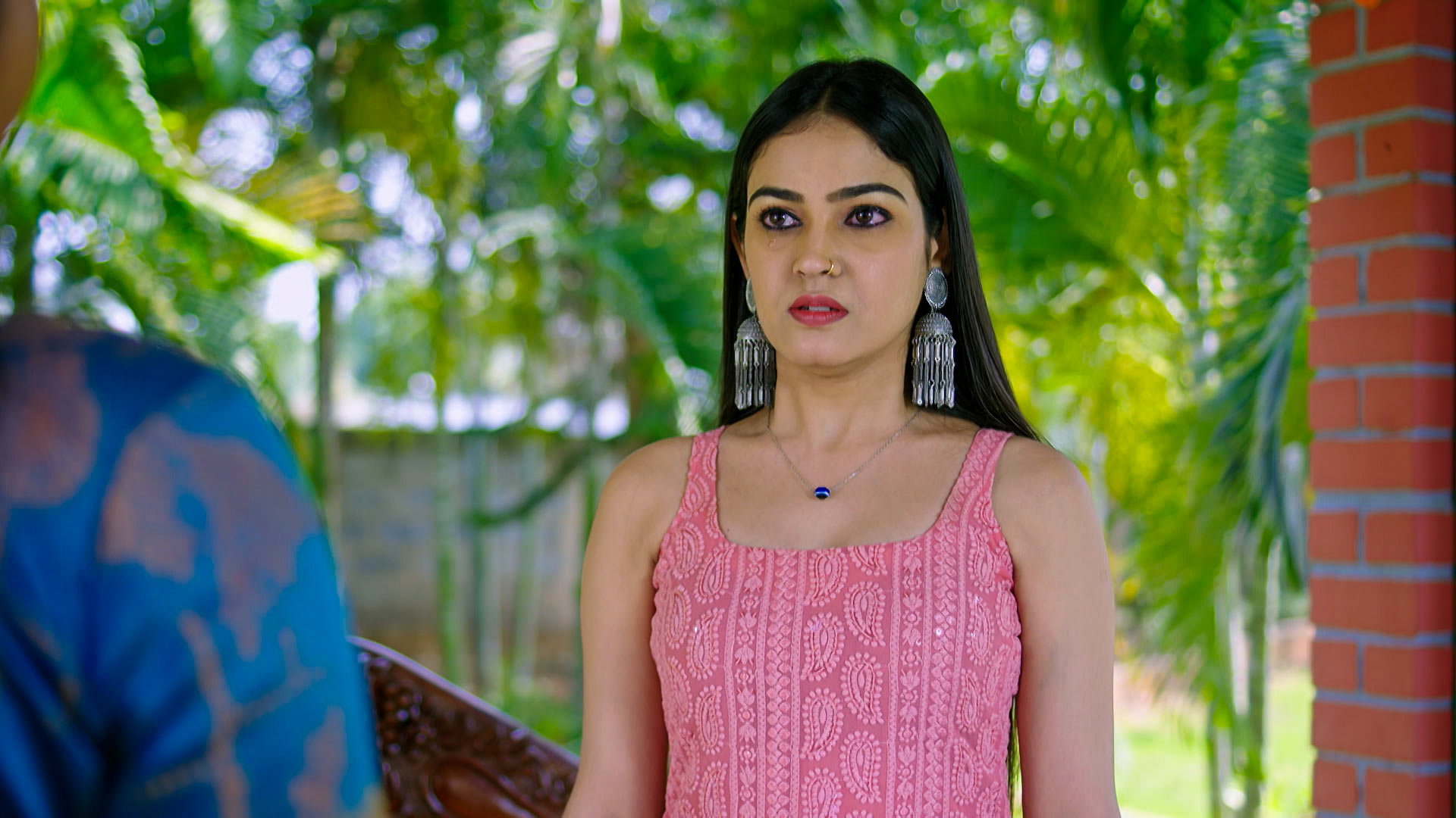 Watch Drishti Bottu Episode 203 on JioHotstar