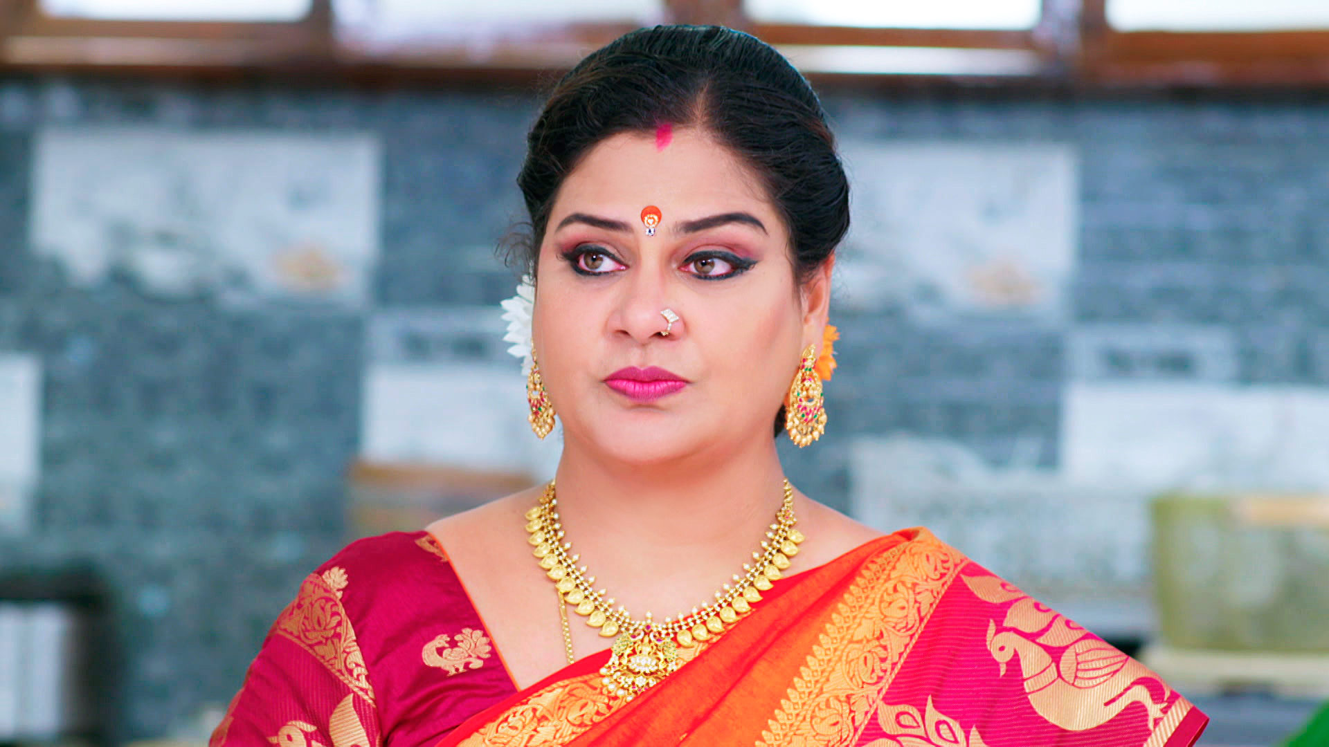 Watch Guppedantha Manasu Episode 560 on JioHotstar