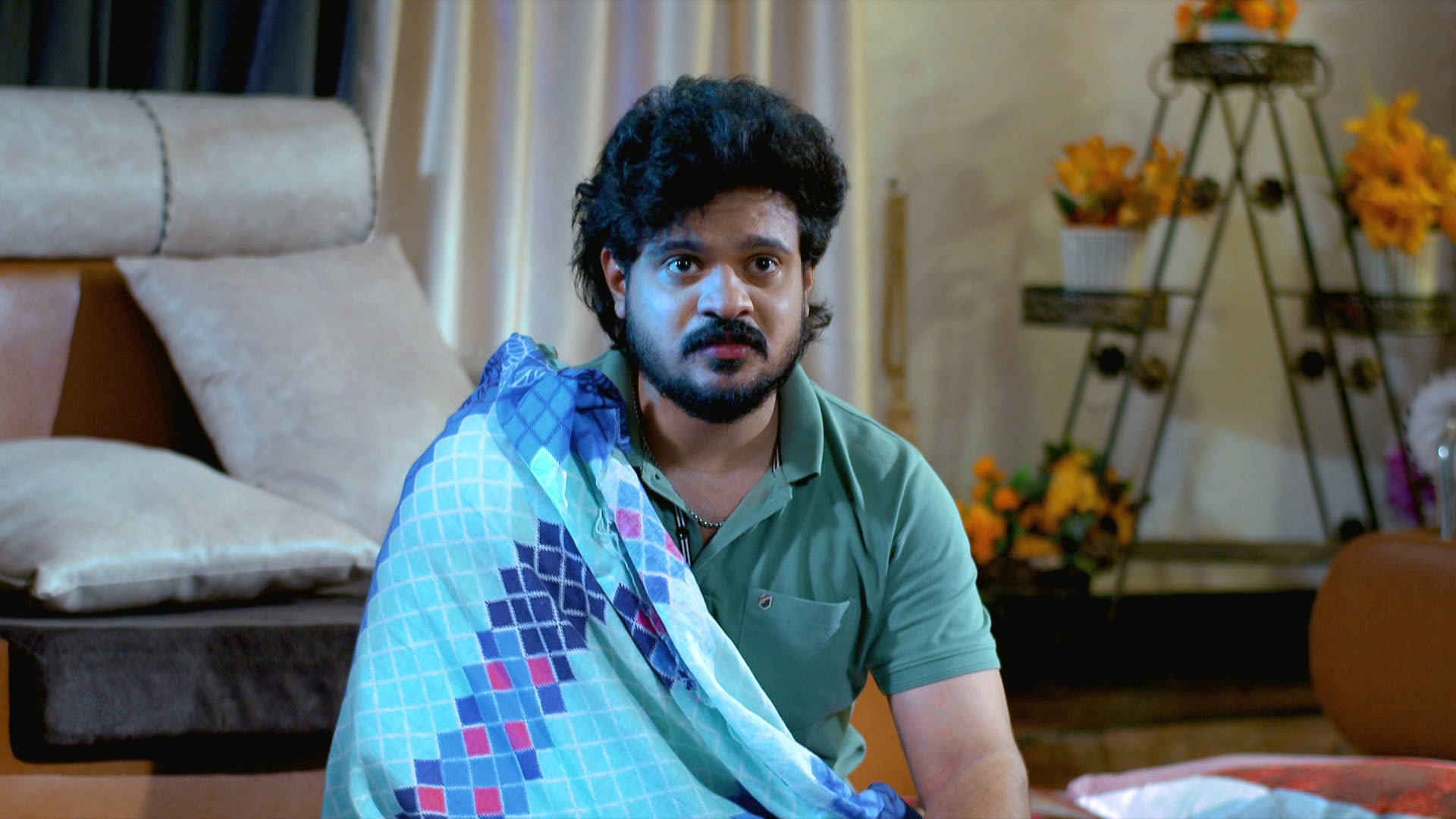 Watch Chempaneer Poovu S1 Episode 424 on JioHotstar
