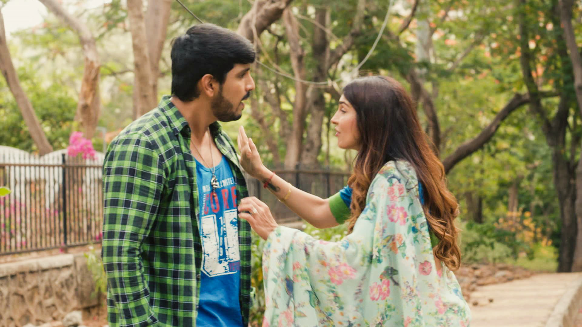 Watch Pandya Store S1 Episode 782 on JioHotstar