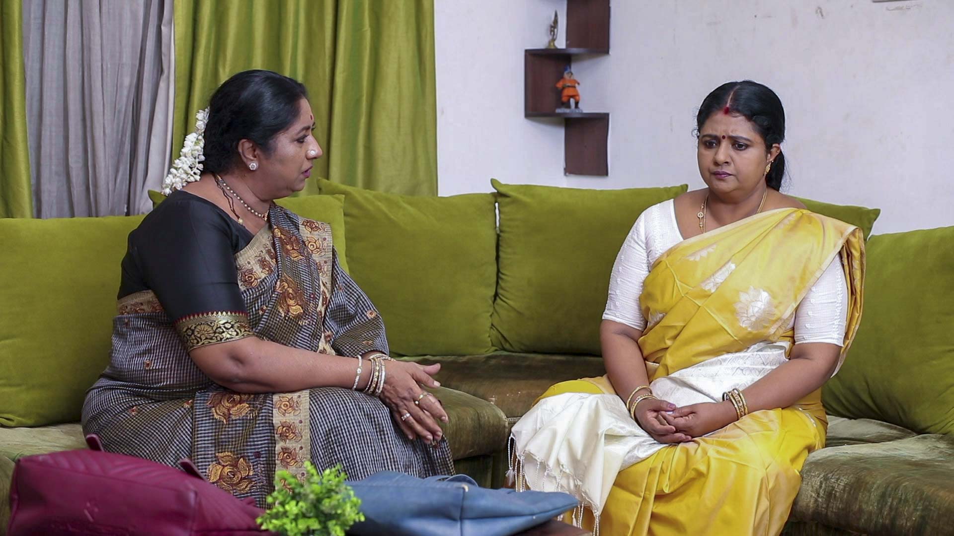 Watch Siragadikka Aasai S1 Episode 930 on JioHotstar