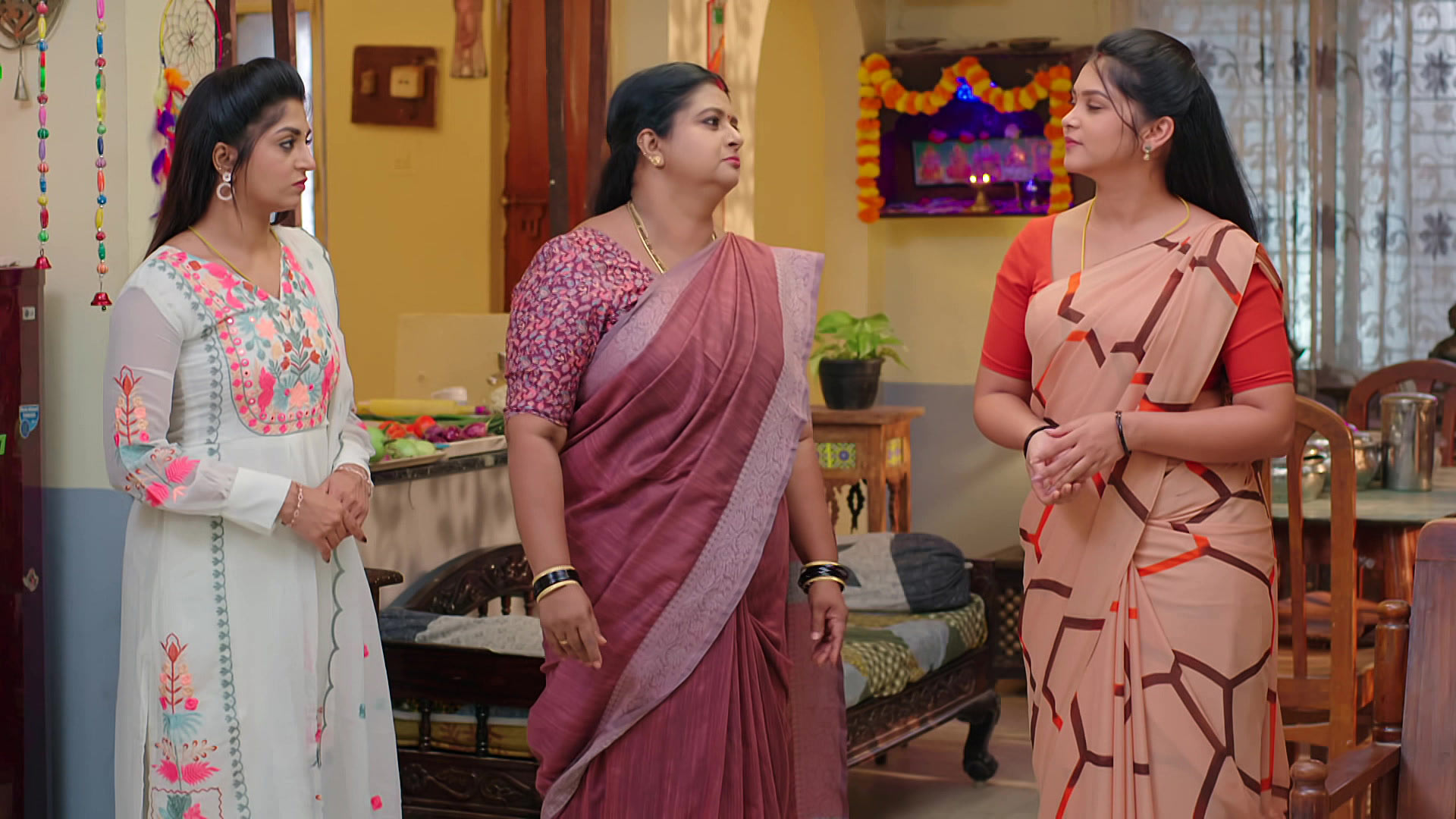 Watch Gunde Ninda Gudi Gantalu S1 Episode 374 on JioHotstar