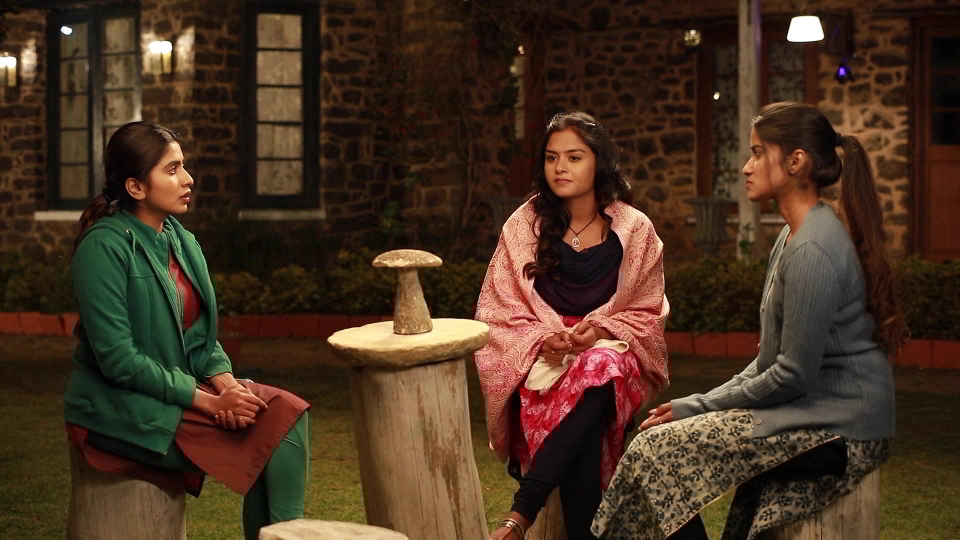 Stream mahanadhi Online | Watcho