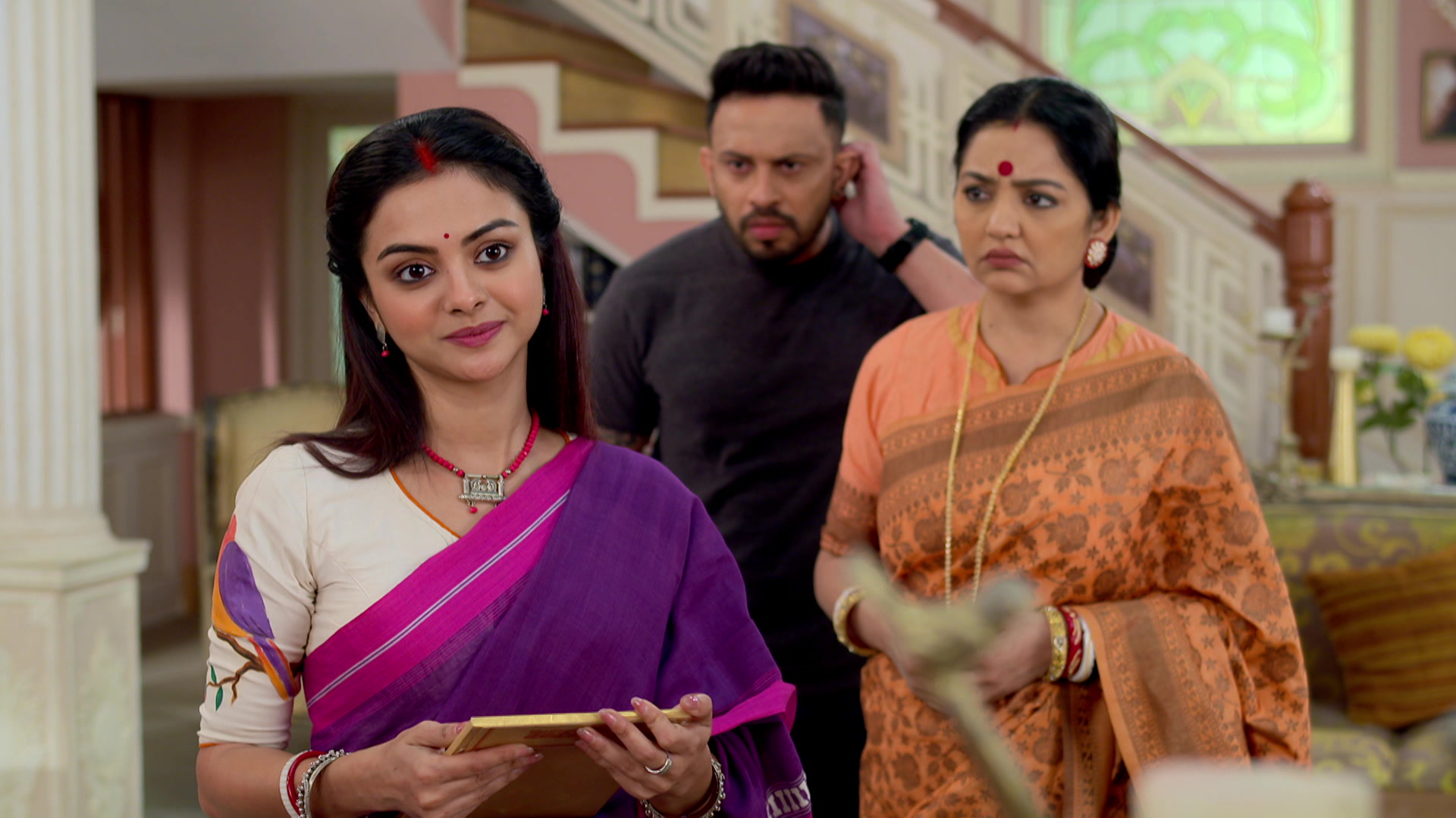 Watch Gaatchora S1 Episode 447 on JioHotstar