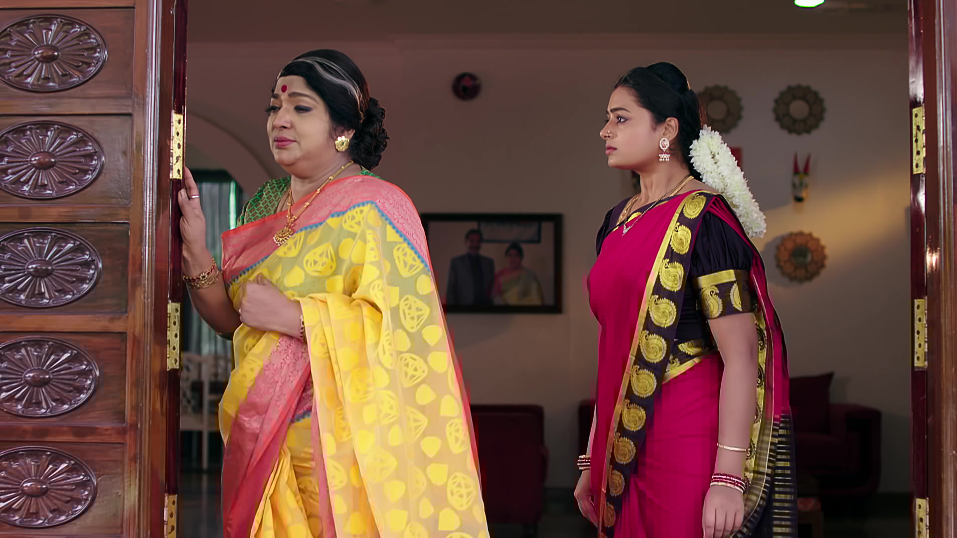 Watch Bangaru Panjaram Episode 509 on JioHotstar