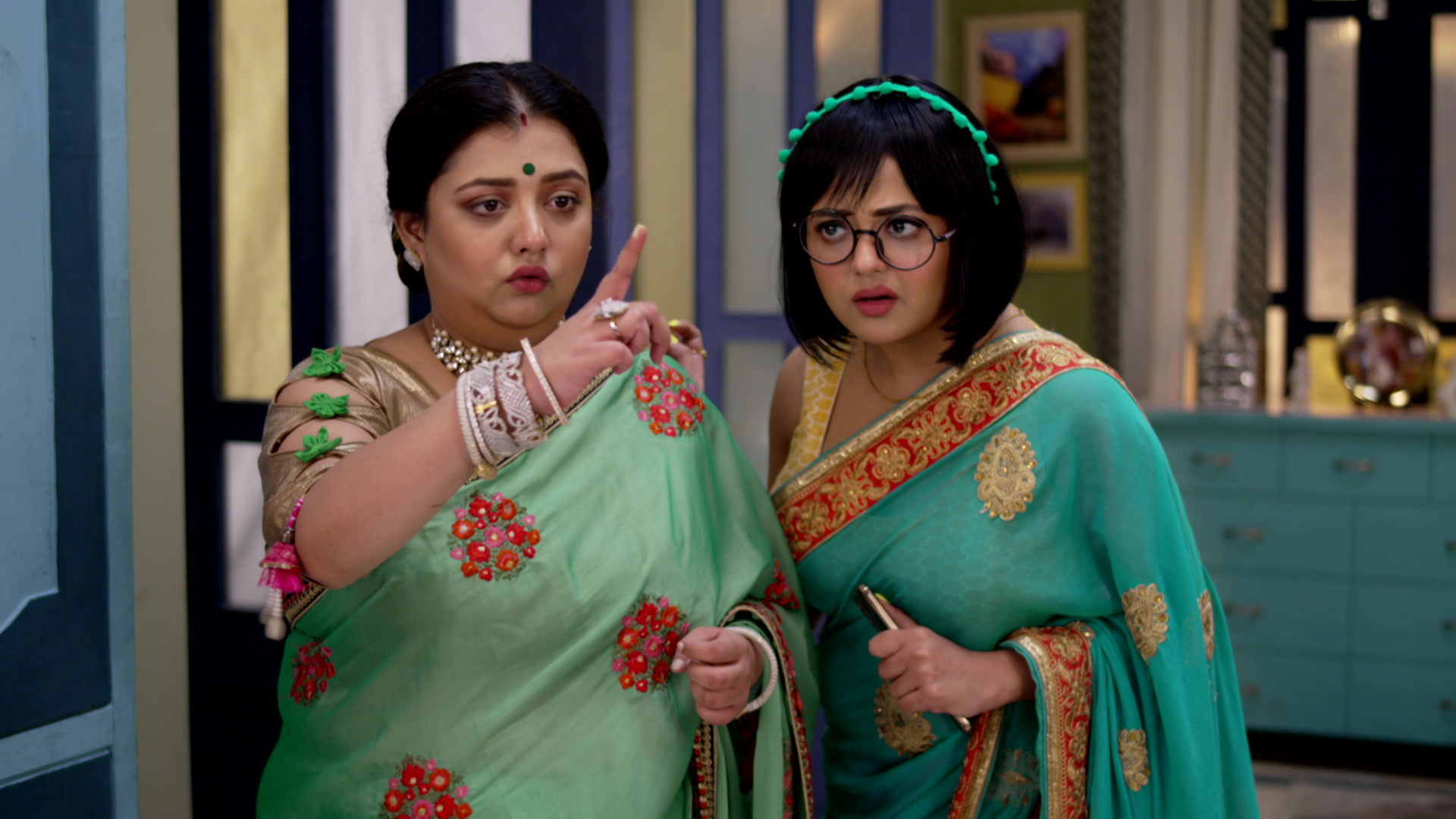 Watch Ponchomi S1 Episode 224 on JioHotstar