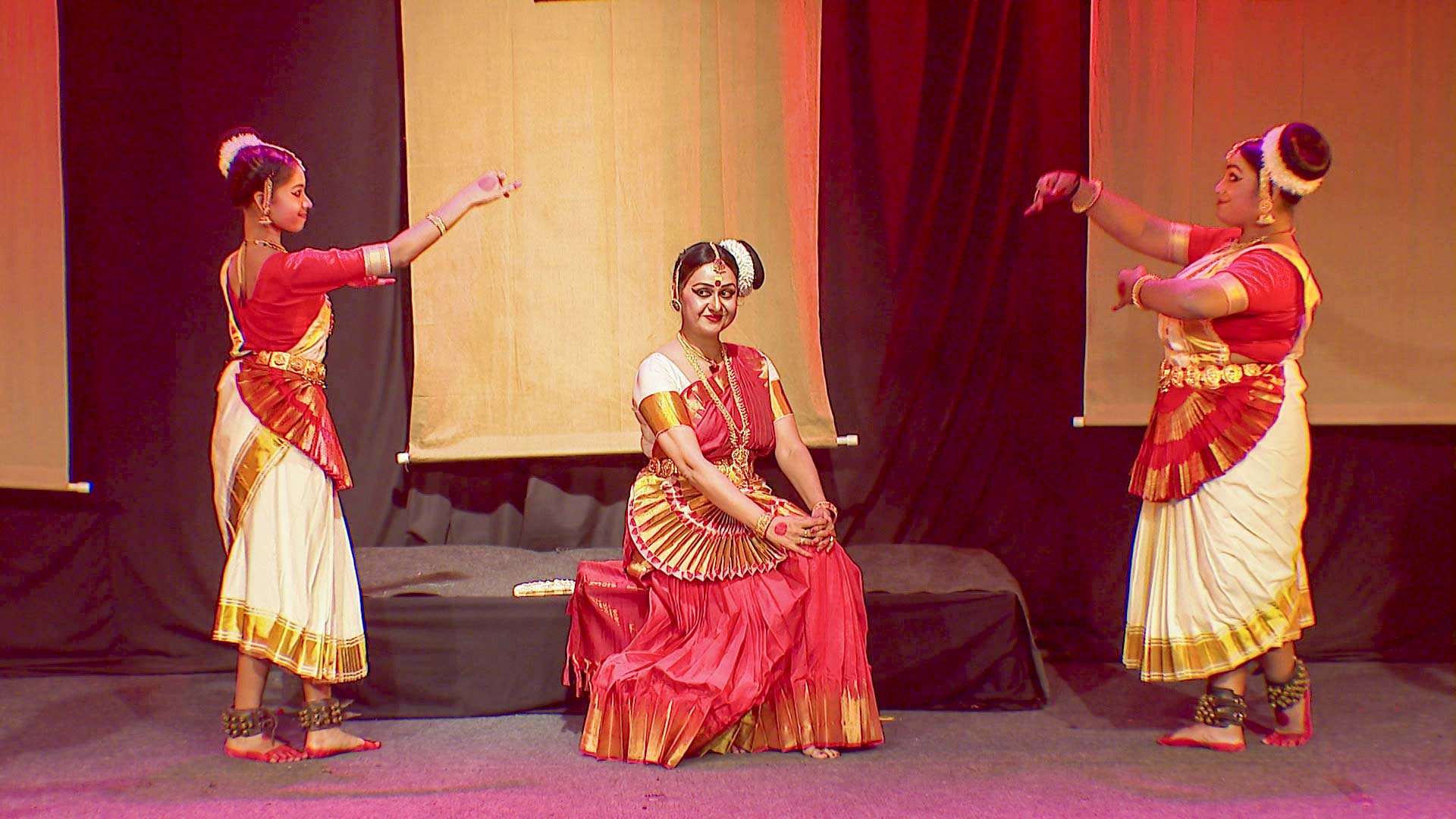 Watch Soorya Festival S2 Episode 42 on JioHotstar