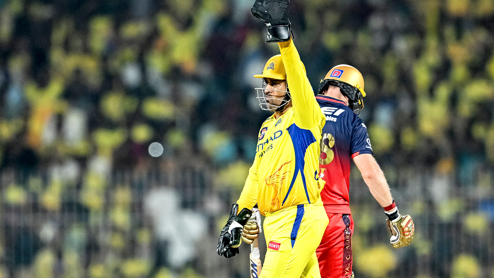 2025: Mahi Magic! Stumps Salt in a Flash