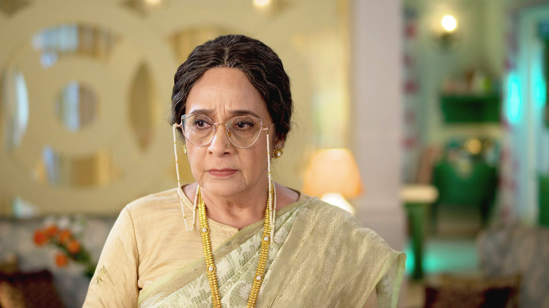 Watch Thammi Confides in Pihu Online