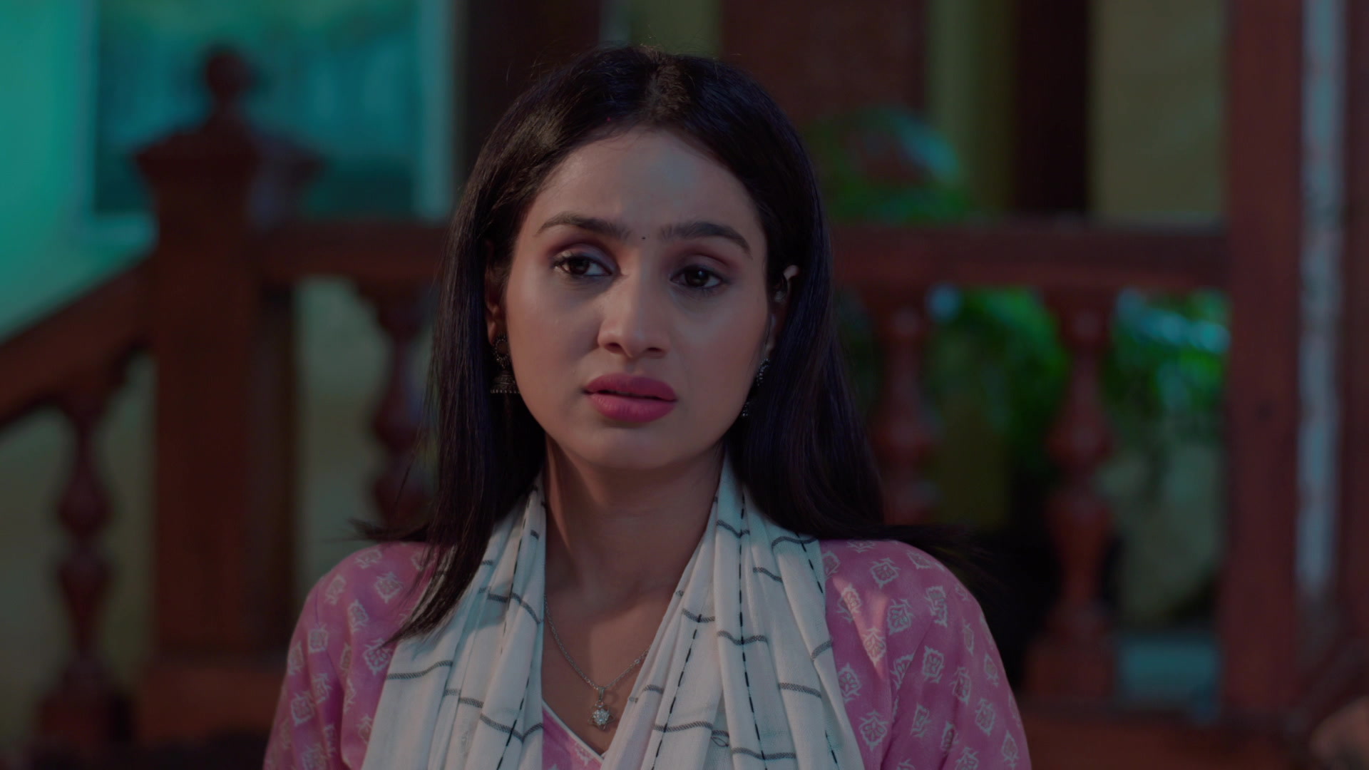 Watch Man Dhaga Dhaga Jodte Nava S1 Episode 451 on JioHotstar
